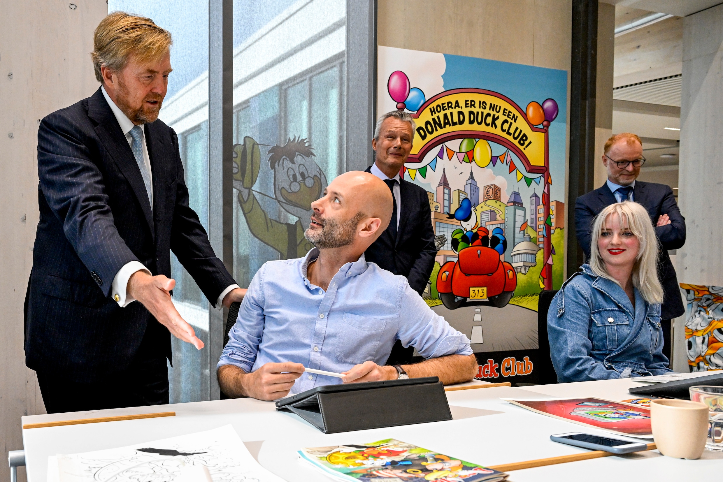 Koning Willem-Alexander steunt pers en sneert subtiel naar kabinet ...