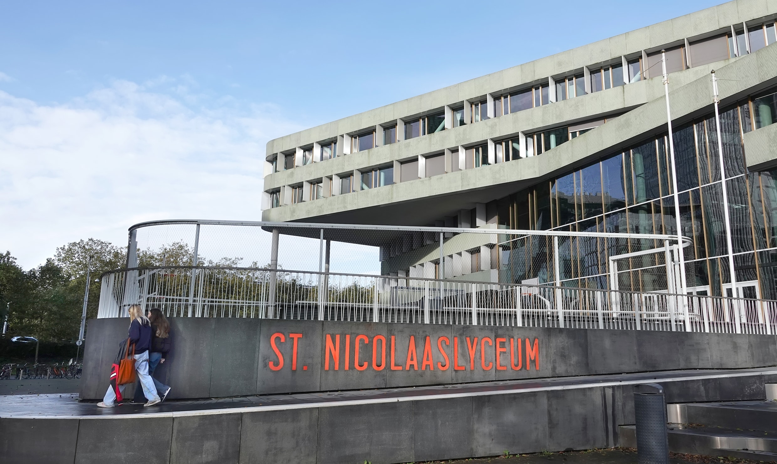 Dit is de populairste middelbare school van Amsterdam (en dat is niet ...