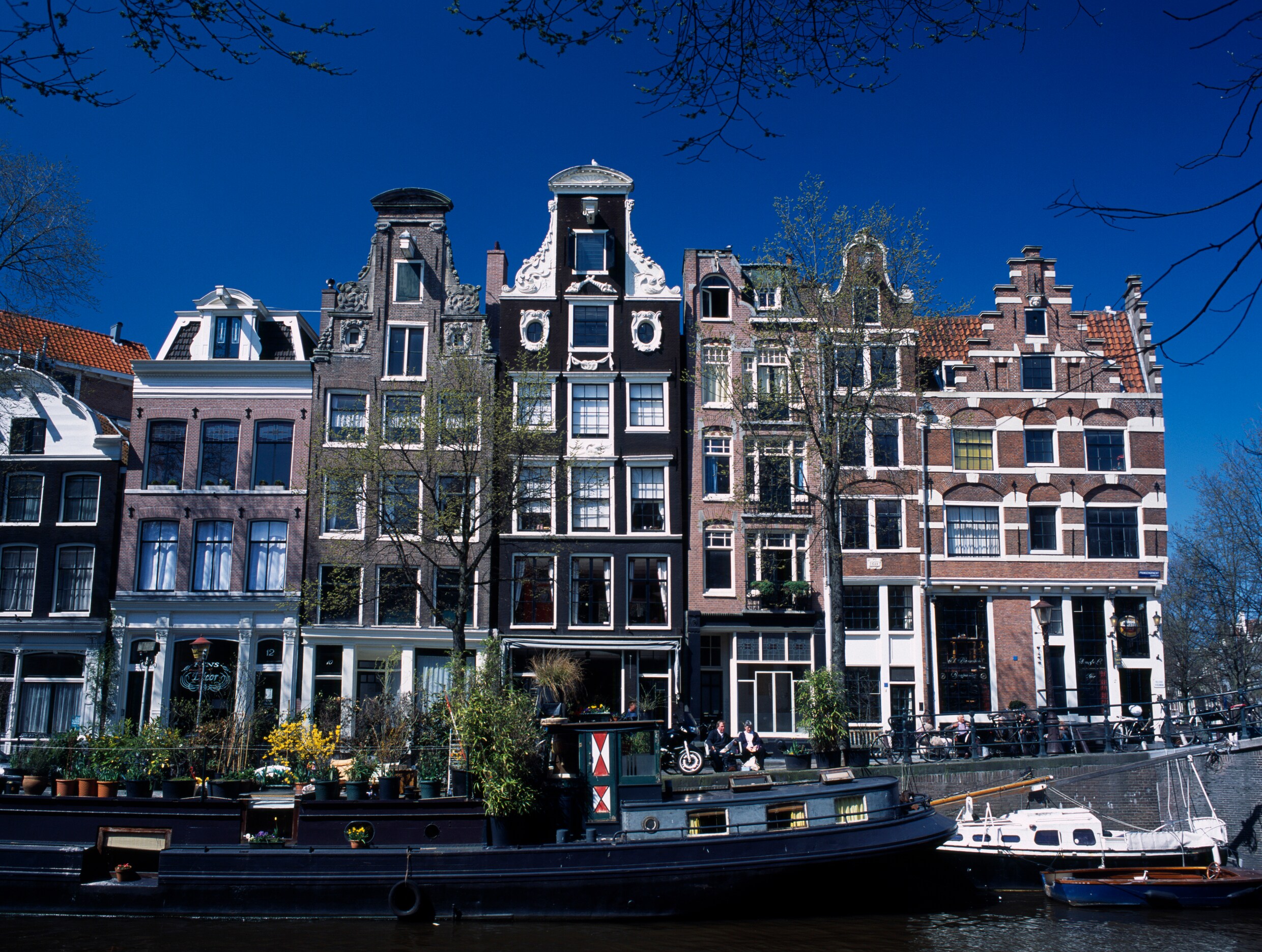 Wéér slaagde wethouder Van Buren erin om zo’n beetje de hele oppositie ...