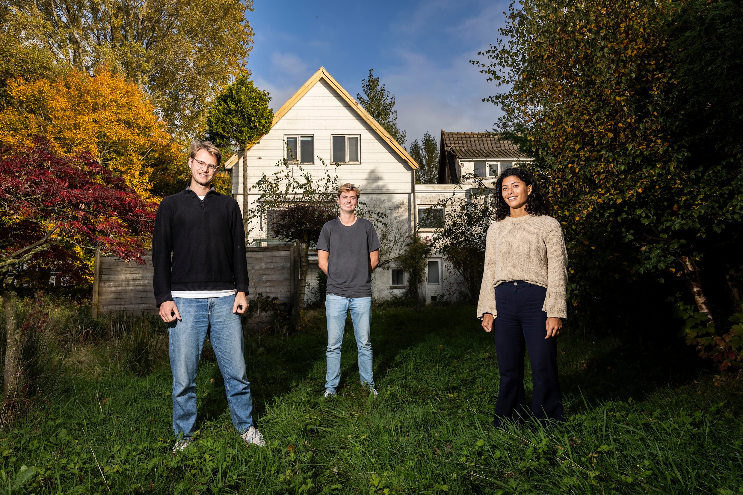 Deze eindtwintigers bouwen zelf hun droomhuis buiten Amsterdam: ‘Veel ...