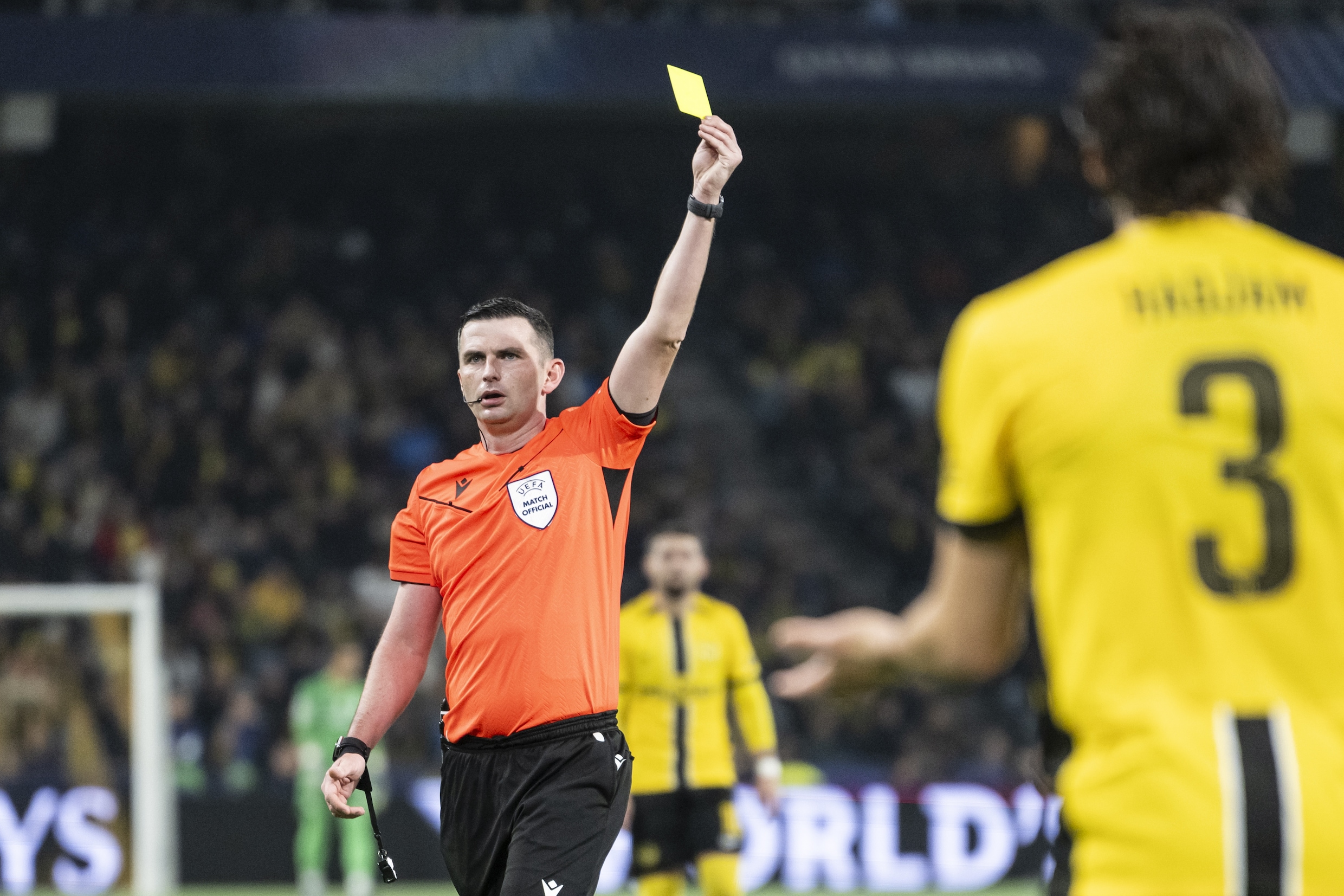 Geen supporter in Londen die om een penalty schreeuwde, maar VAR ...