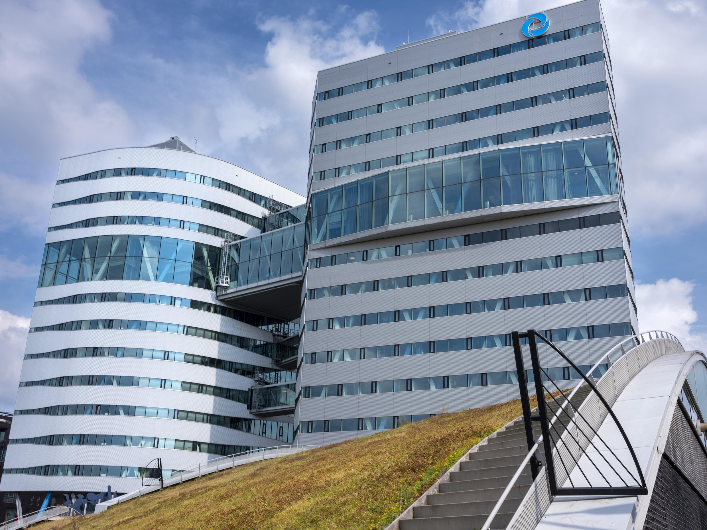 Wethouder Van der Horst schaart zich achter Waternet: topsalarissen in ...