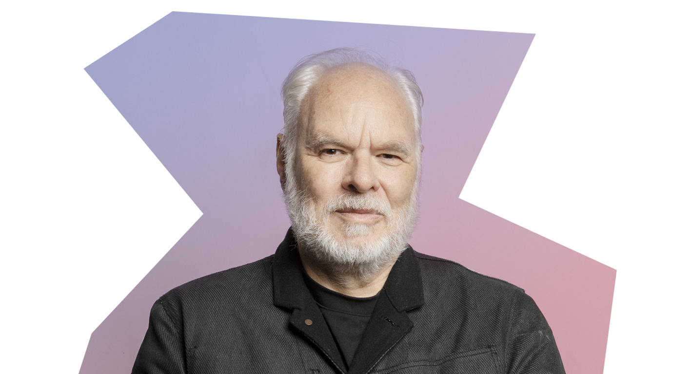 Tijdens het eten vertelt de eigenaar over zijn nieuwe restaurant, dat ‘als een baarmoeder vol ...