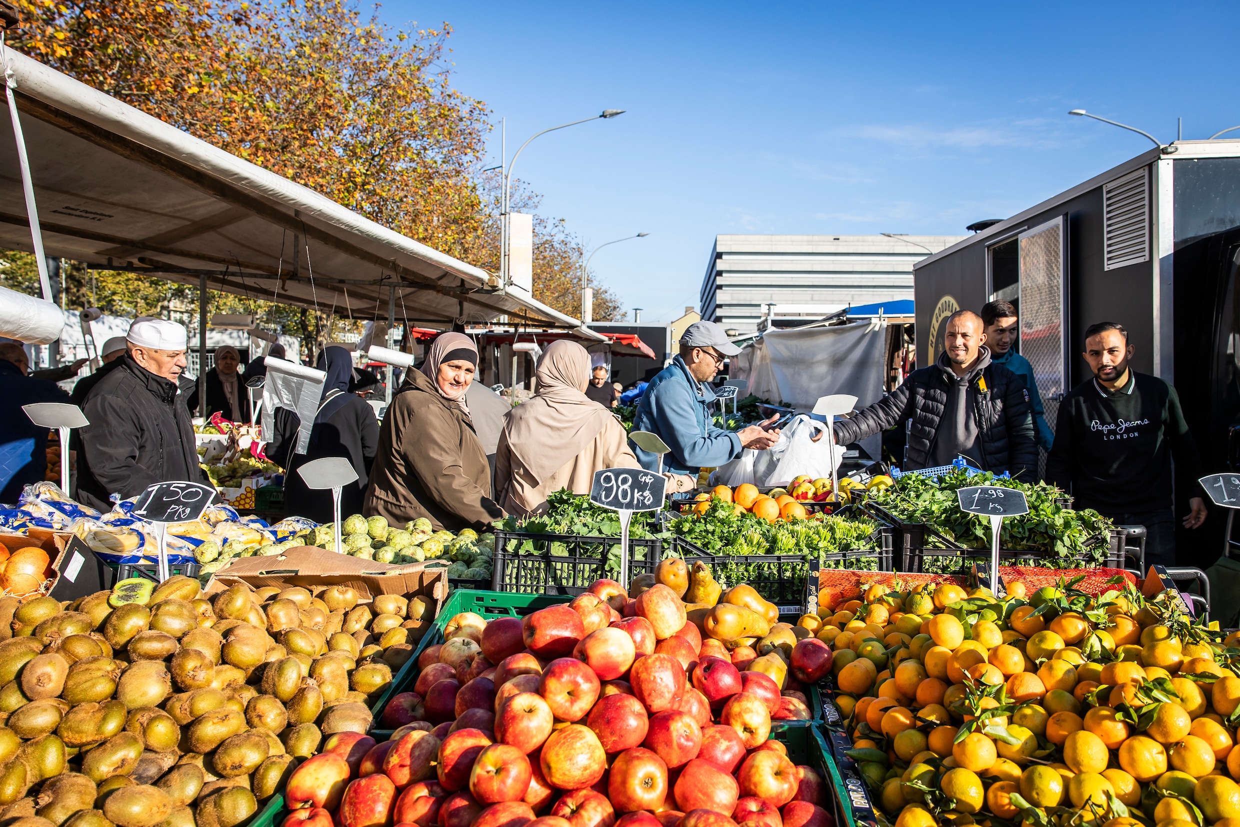 Kooplieden Amsterdam houden het met nog een marktgeldverhoging niet ...