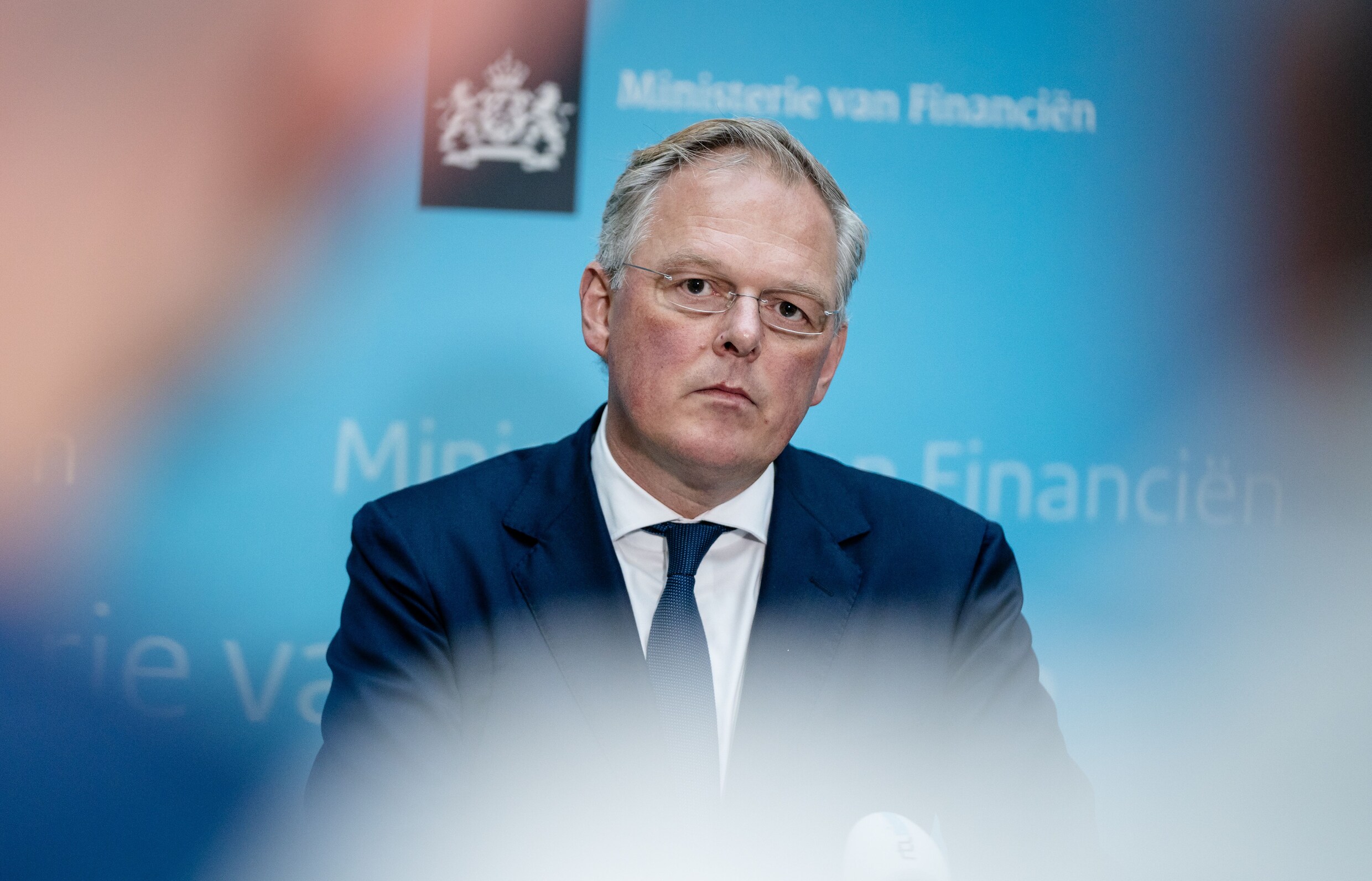 Afgetreden staatssecretaris Idsinga geeft alsnog openheid van zaken ...