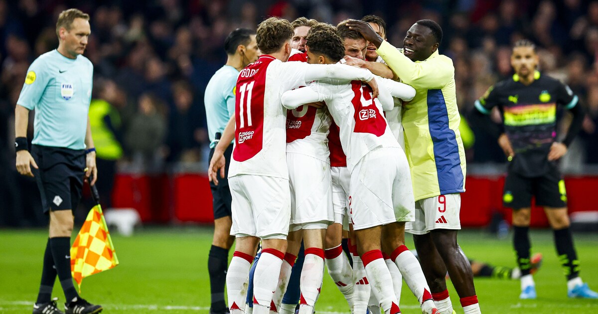 Ajax maakt droomweek compleet met zege op koploper PSV in zinderende ...