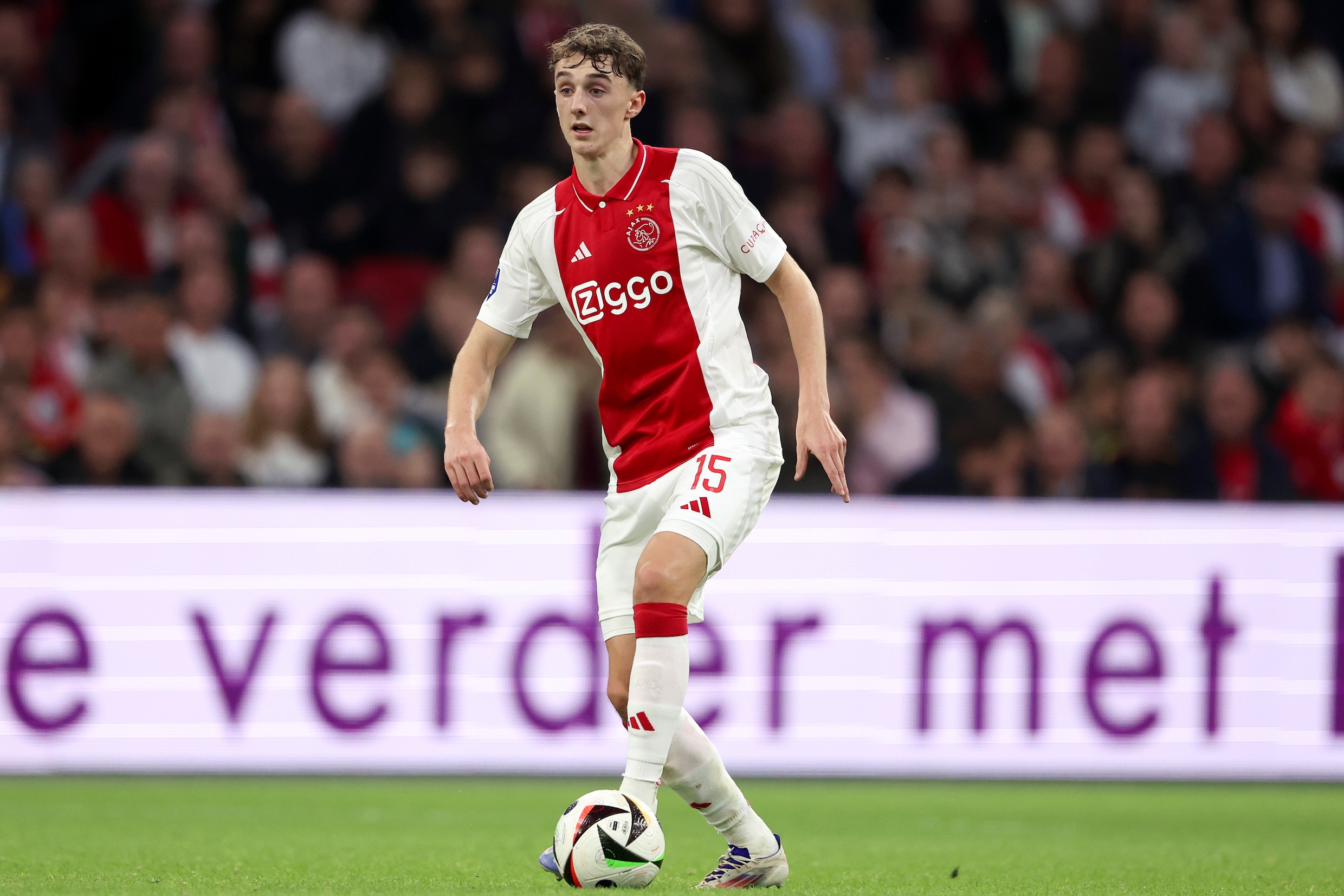 Ajax wil revelatie Youri Baas belonen met nieuw contract, ook gesprekken met Berghuis en Rensch ...