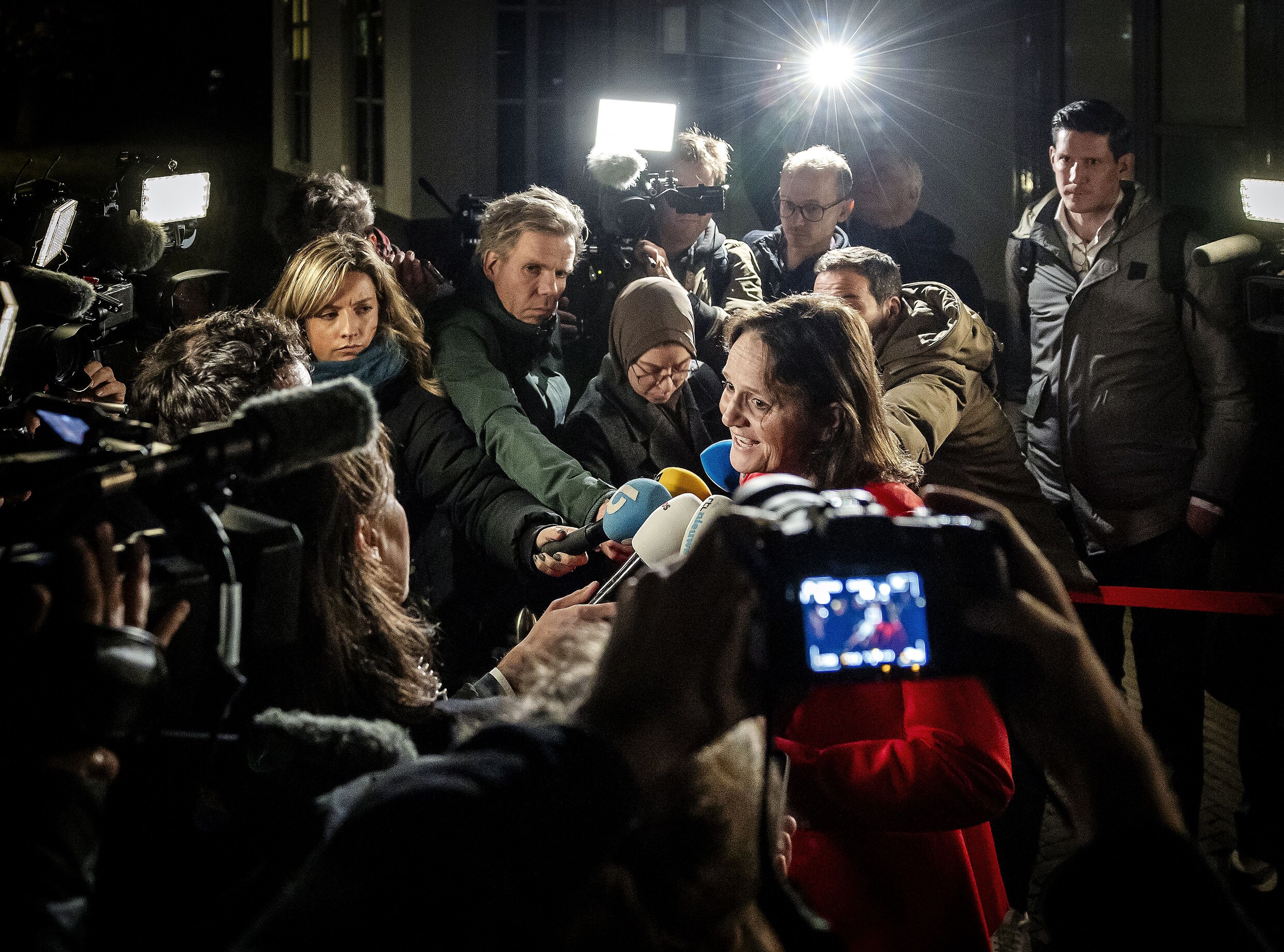 Live | Kabinet-Schoof gaat toch door, alleen Achahbar vertrekt | Het Parool