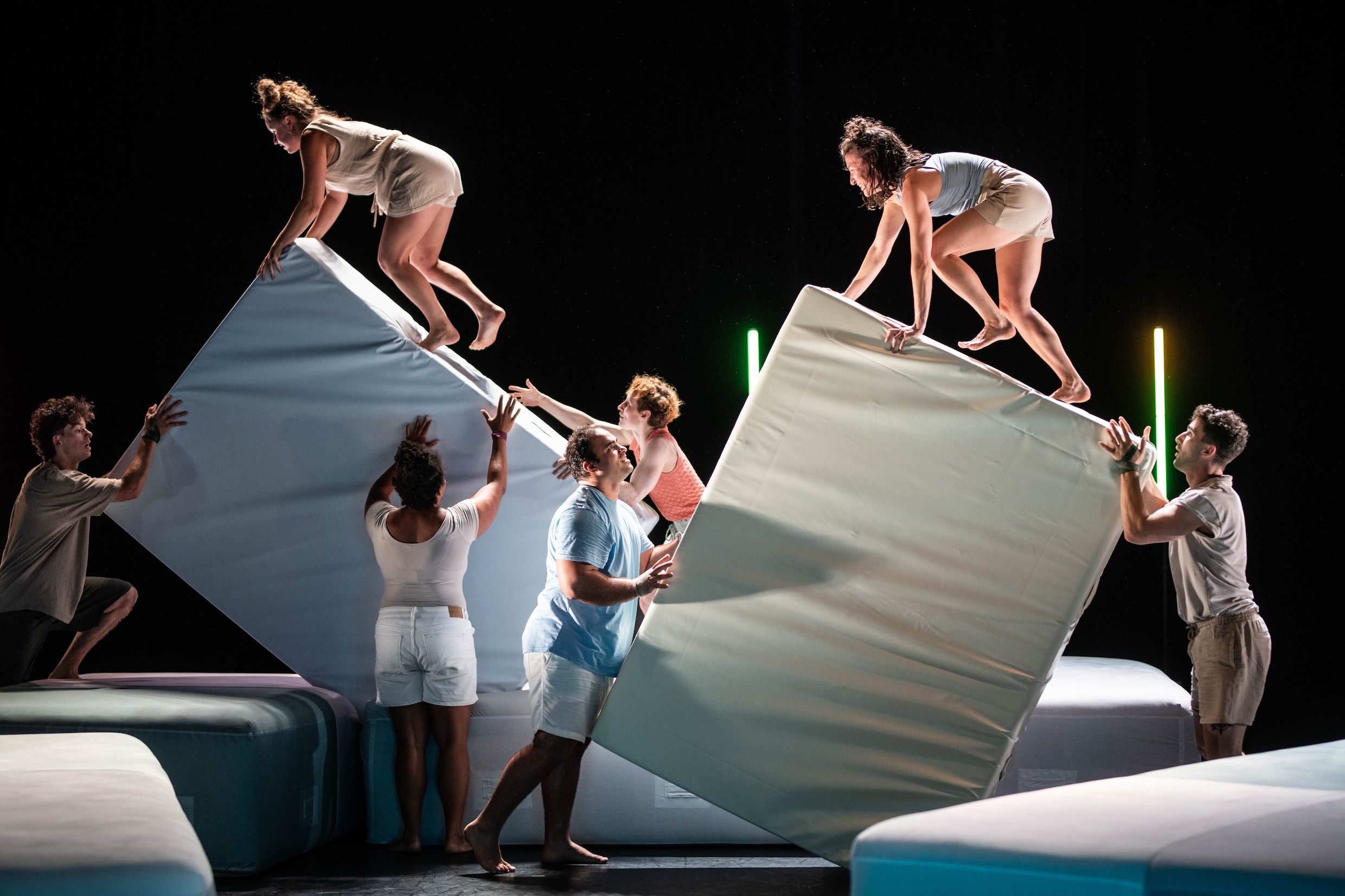 Op dit festival is het moderne circus te zien: ‘Je wordt als kijker echt meegesleept in het ...