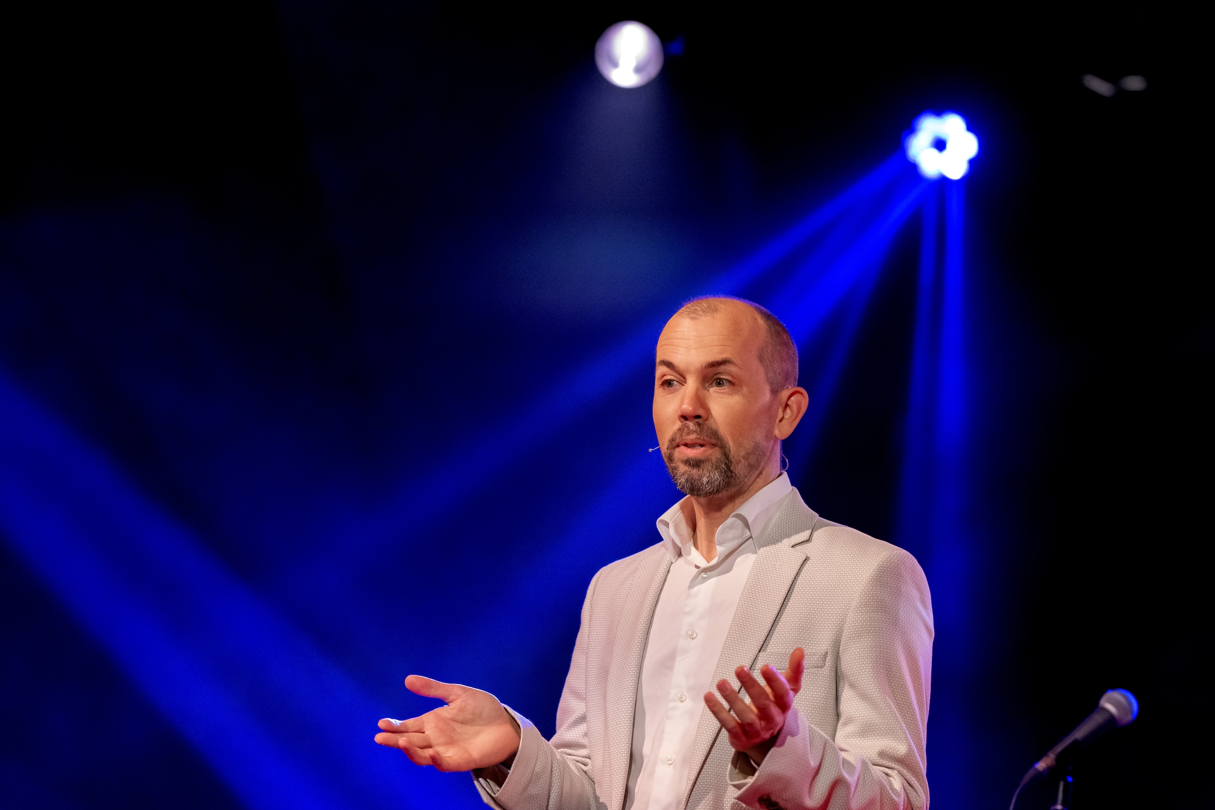 NPO-radiobaas Jurre Bosman: ‘Ik hoop dat we de FM een keer kunnen ...