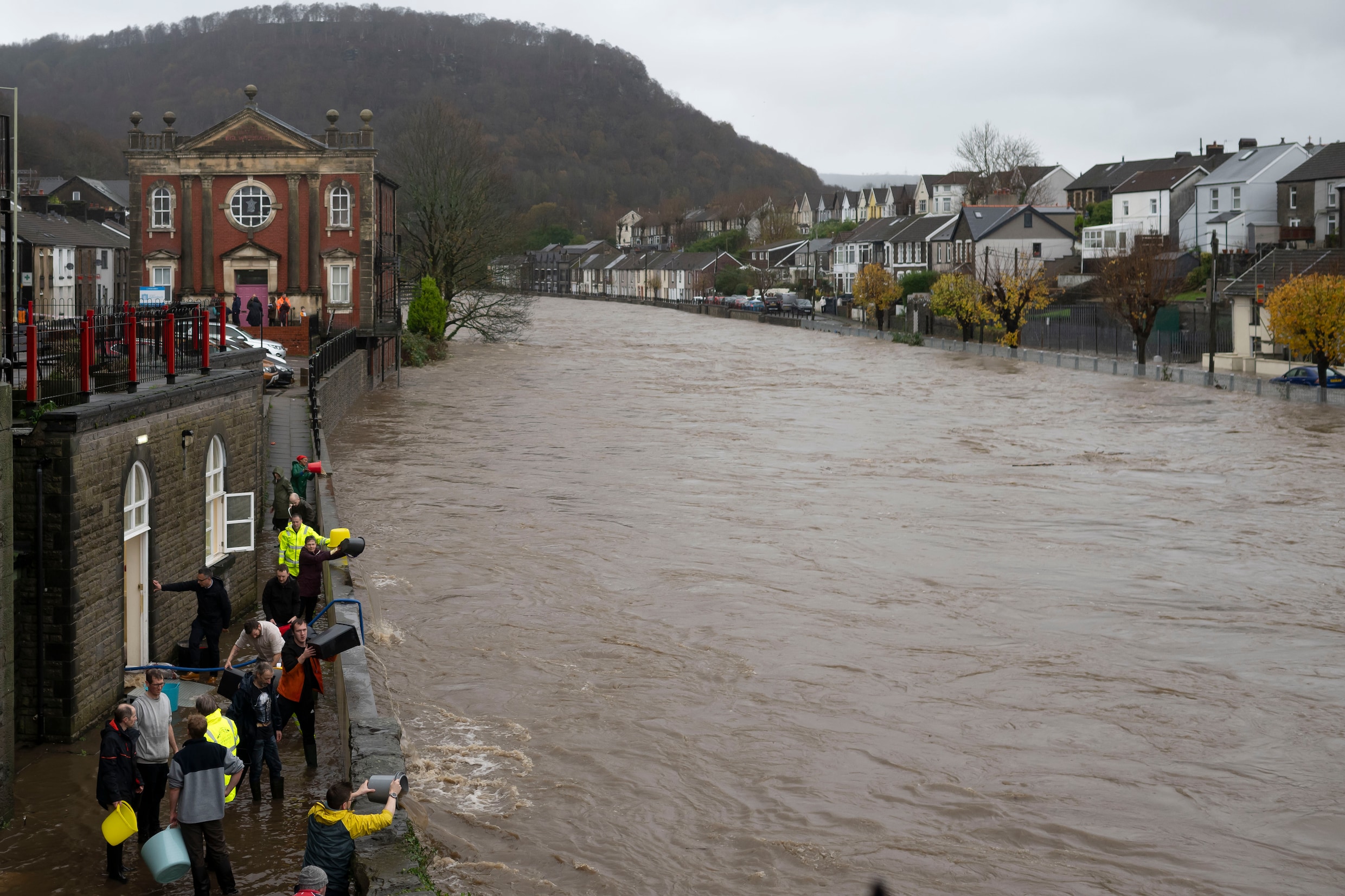 Blog: noodweer | Lees alle updates terug | Het Parool