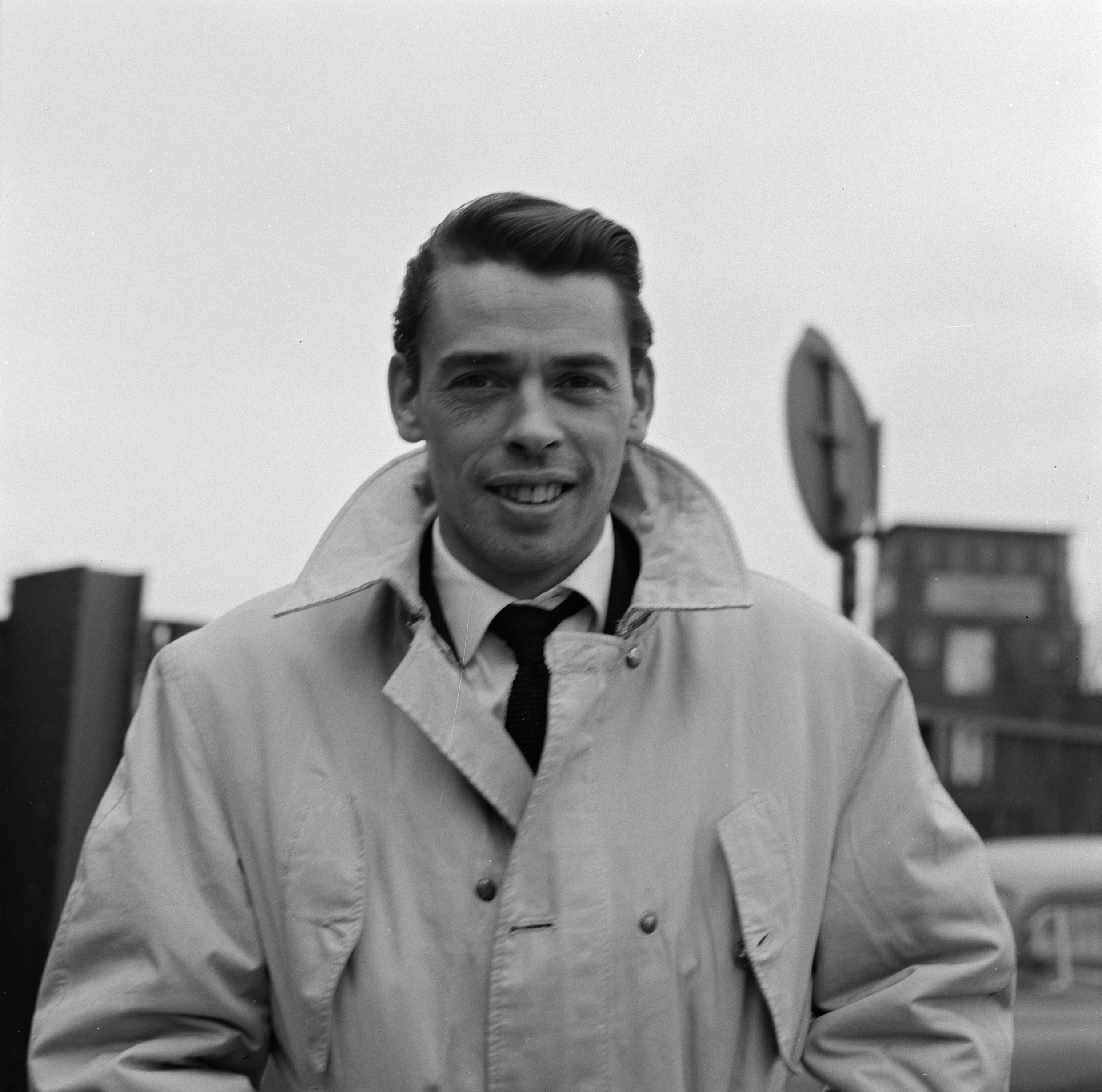 Op een bierviltje schreef Jacques Brel de eerste woorden van zijn ‘Amsterdam’ | Het Parool