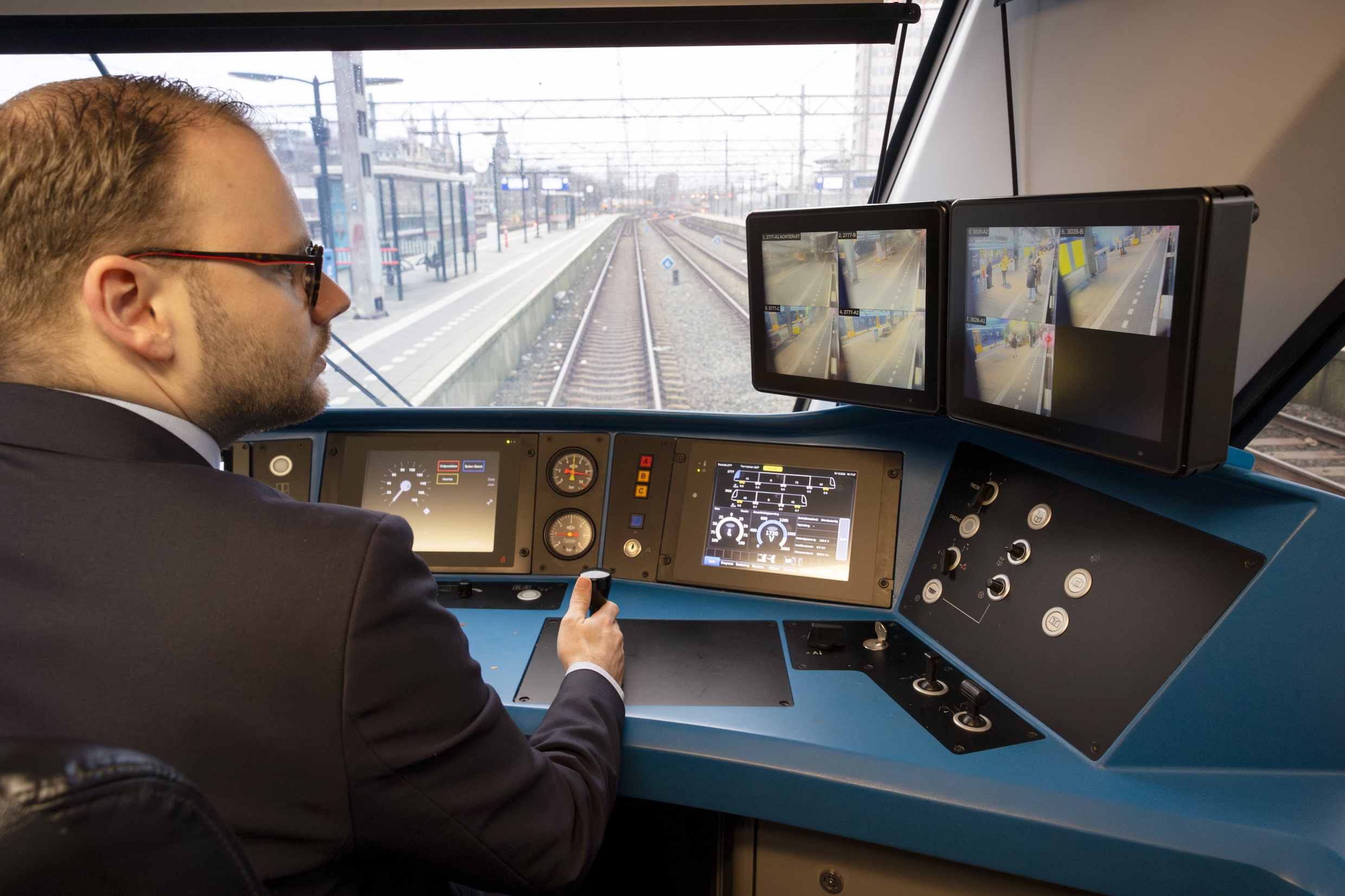 Nieuwe Airport Sprinter tussen CS en Schiphol gaat 8 keer per uur ...