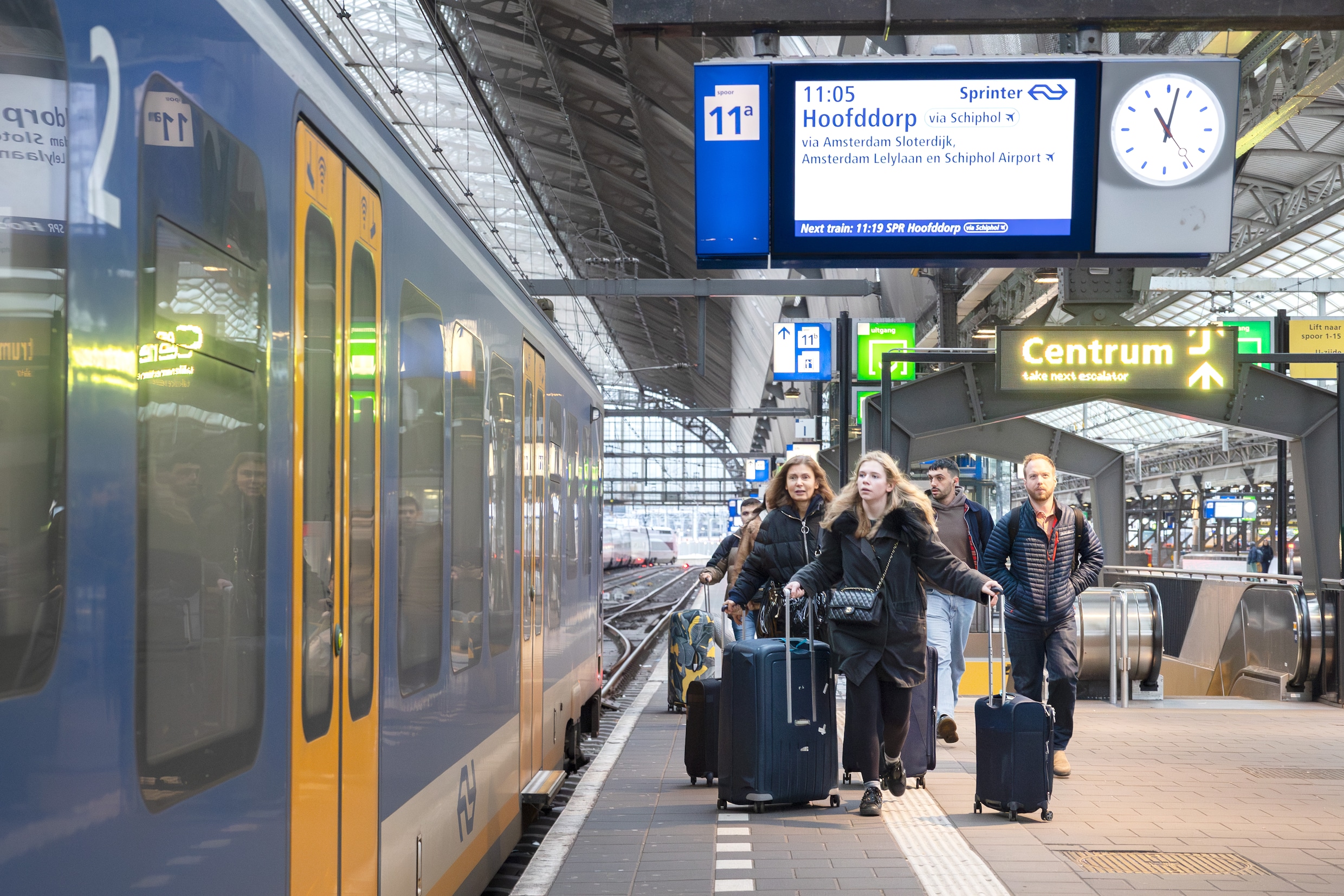 Nieuwe Airport Sprinter tussen CS en Schiphol gaat 8 keer per uur ...