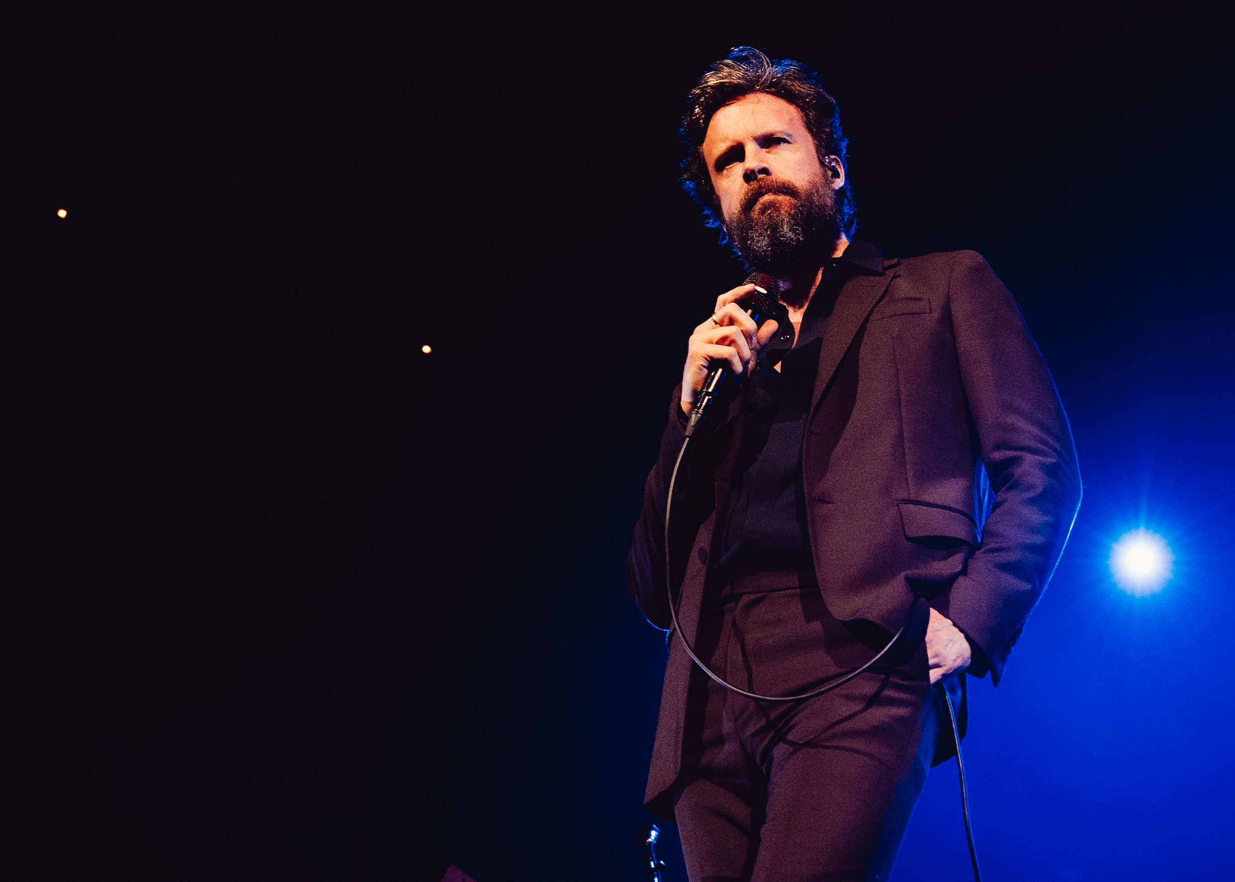 Recensie Mahashmashana: Father John Misty blijft een begenadigd ...