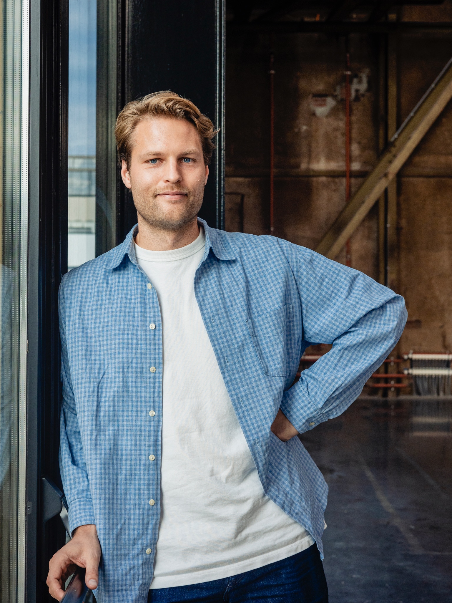 Soesja’s broer Sam van Grondelle verdronk in het IJ, nu verwerkt ze ...