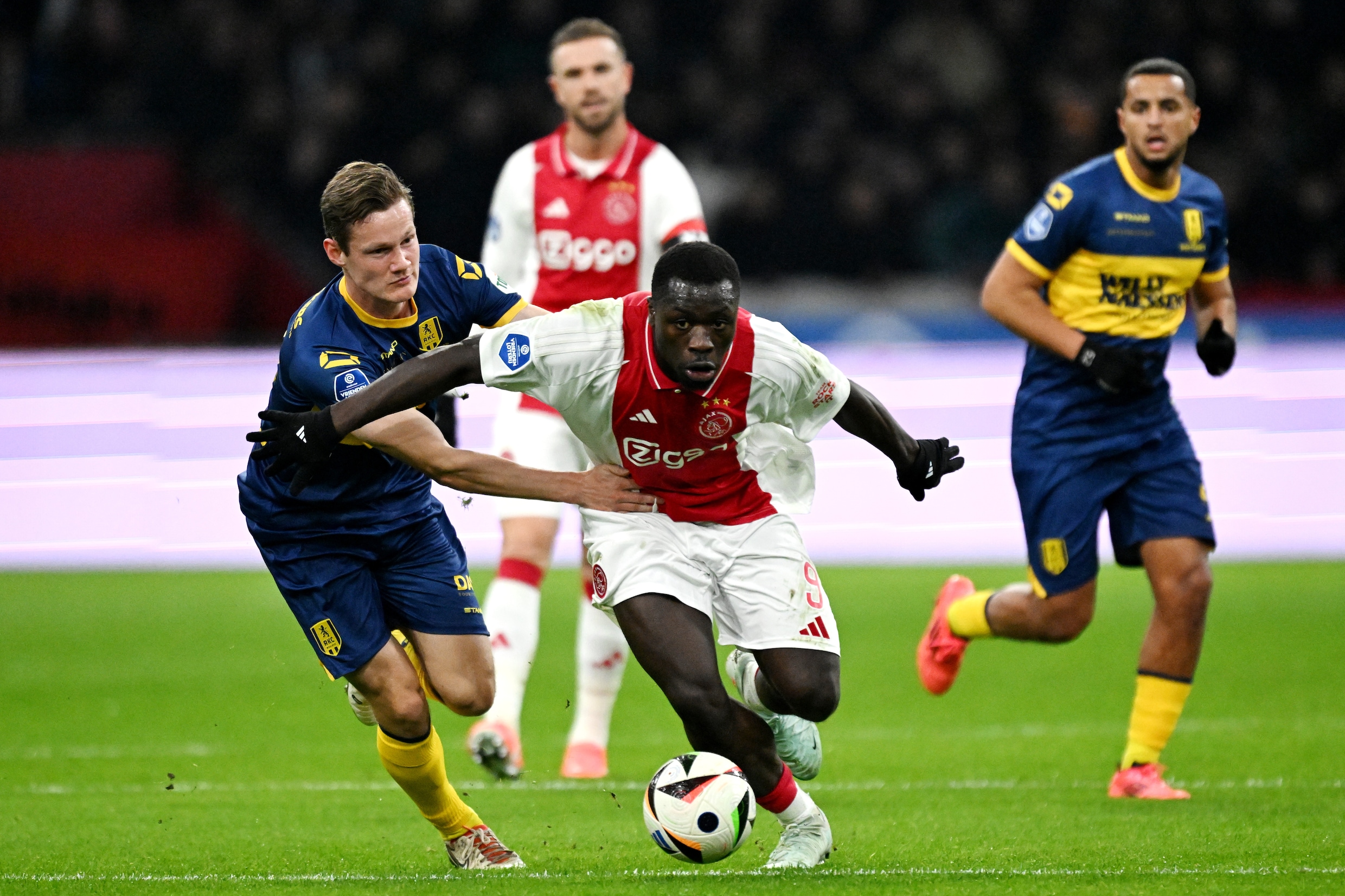 Waarom ‘bliksemafleider’ Brian Brobbey ondanks maar één eredivisiegoal ...