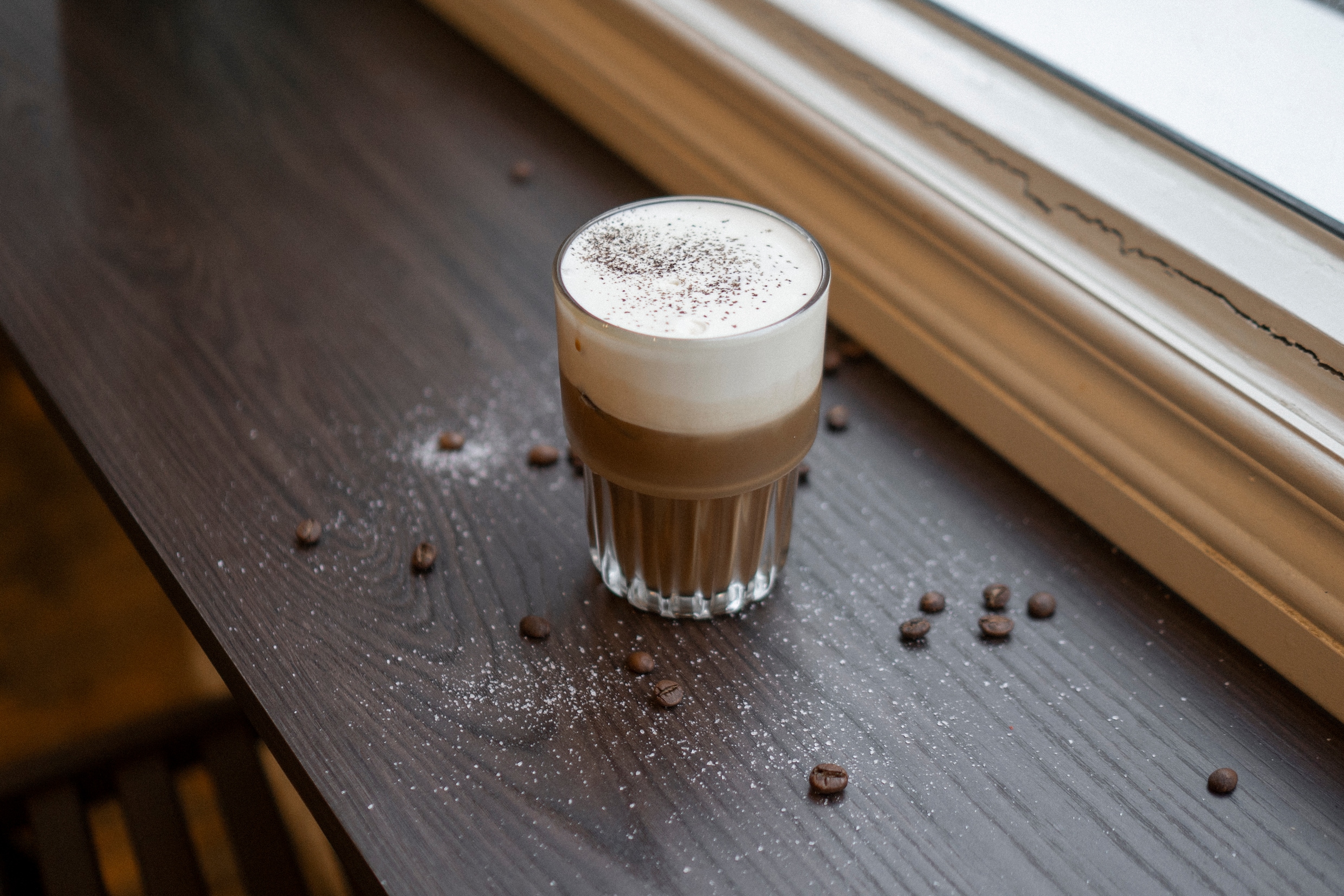 Van koffie met eigeel tot latte met zwarte sesam: 4 x opvallende koffie ...