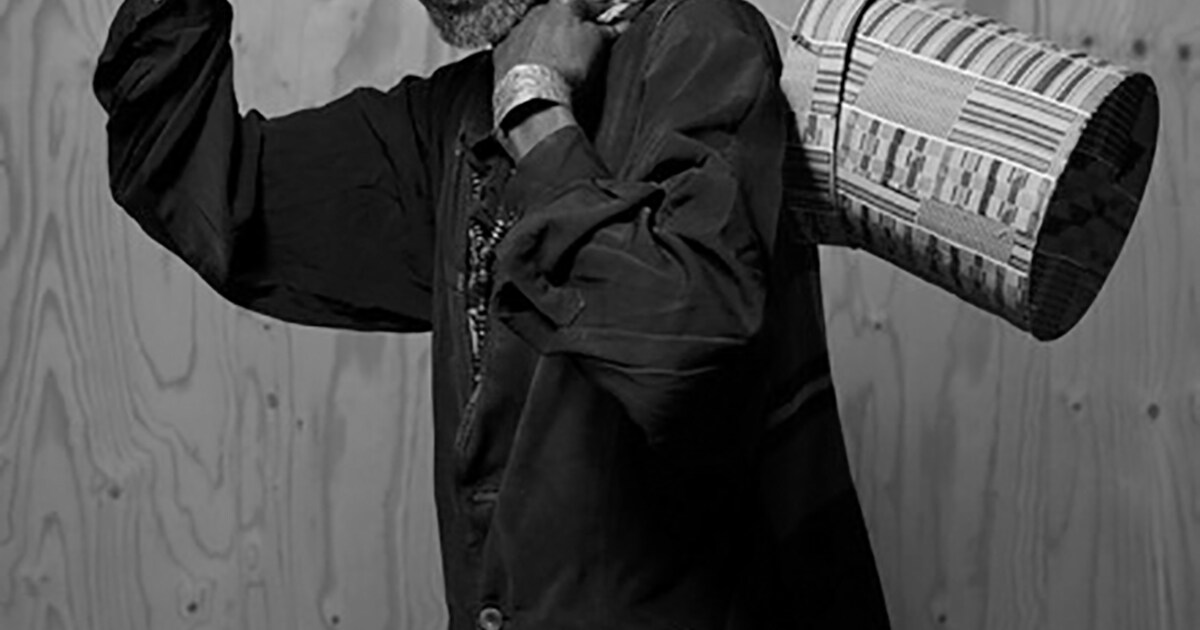 Kunstenaar Cheikh Sakho (1960-2025) was geliefd in de Wildemanbuurt ...