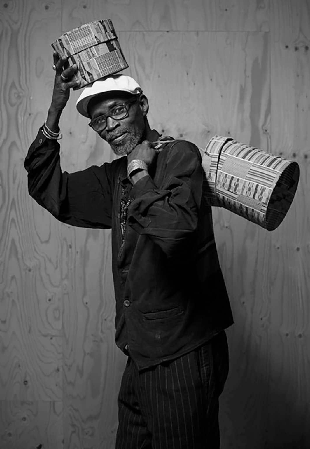 Kunstenaar Cheikh Sakho (1960-2025) was geliefd in de Wildemanbuurt ...
