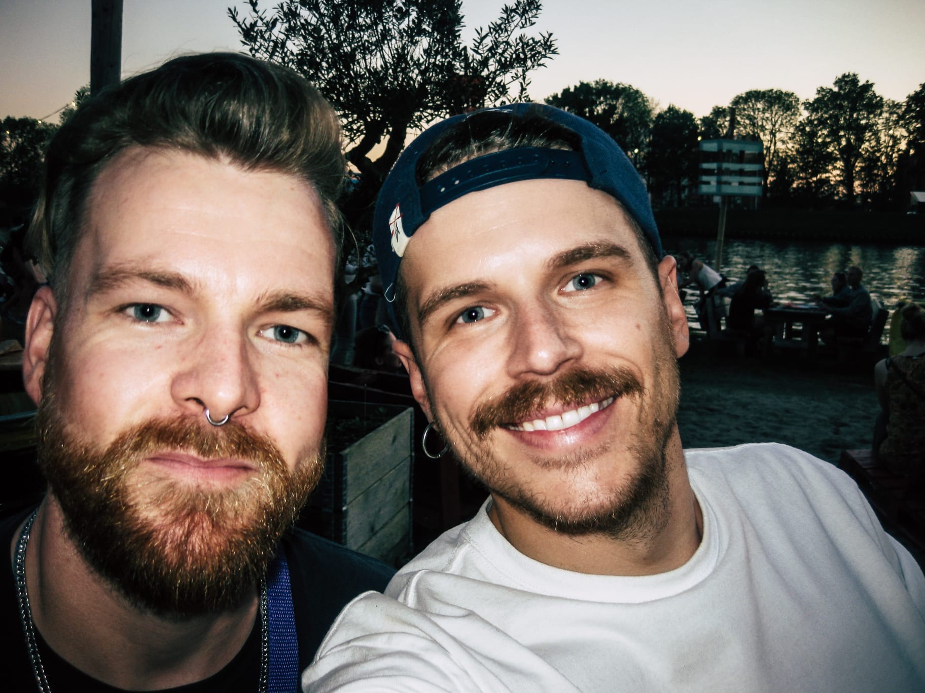Richard (40) en Sven (40) leerden elkaar kennen in een kroeg in Keulen ...