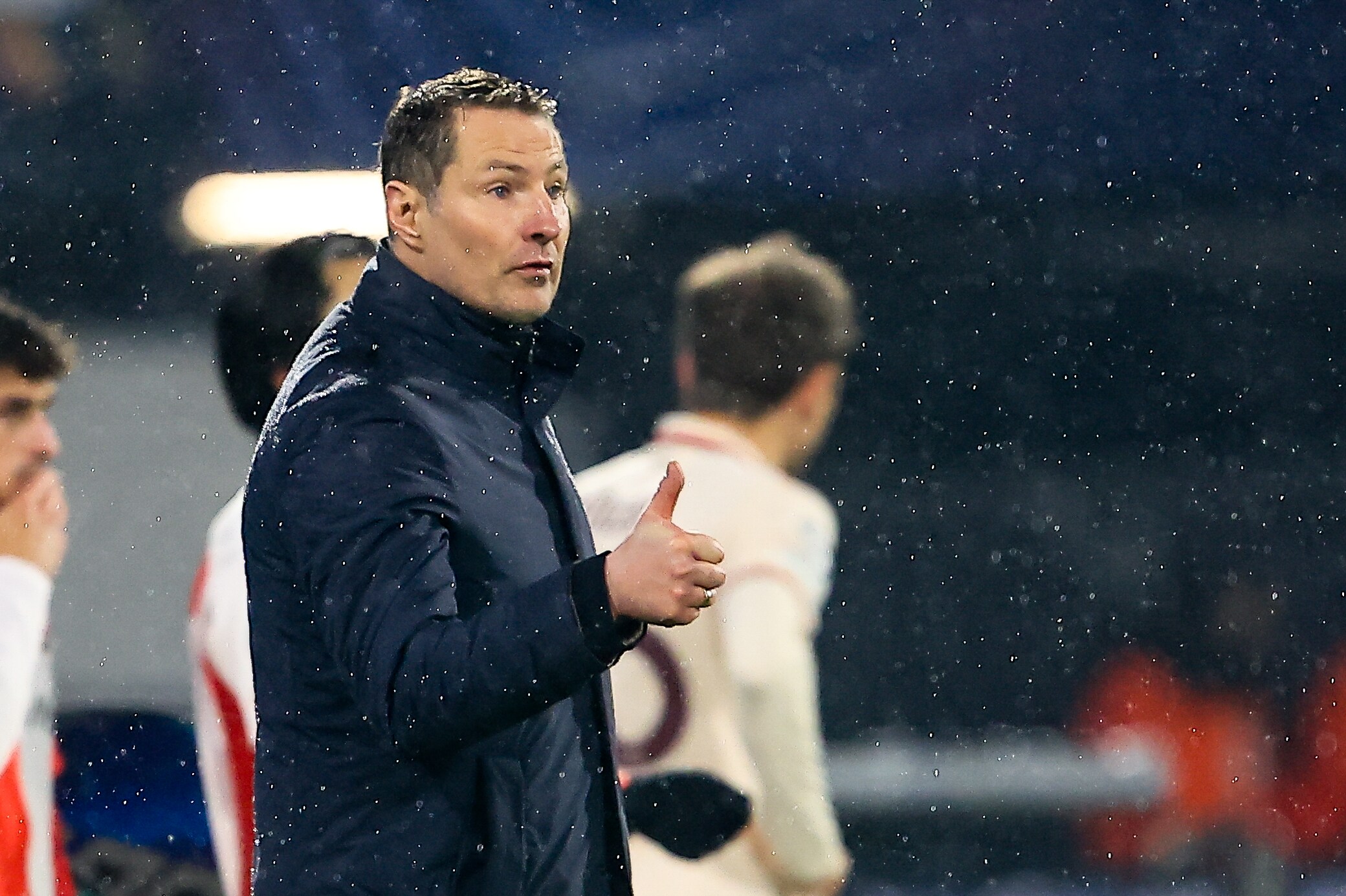 Brian Priske blijft aan als trainer Feyenoord: ‘We zien dat veel zaken ...