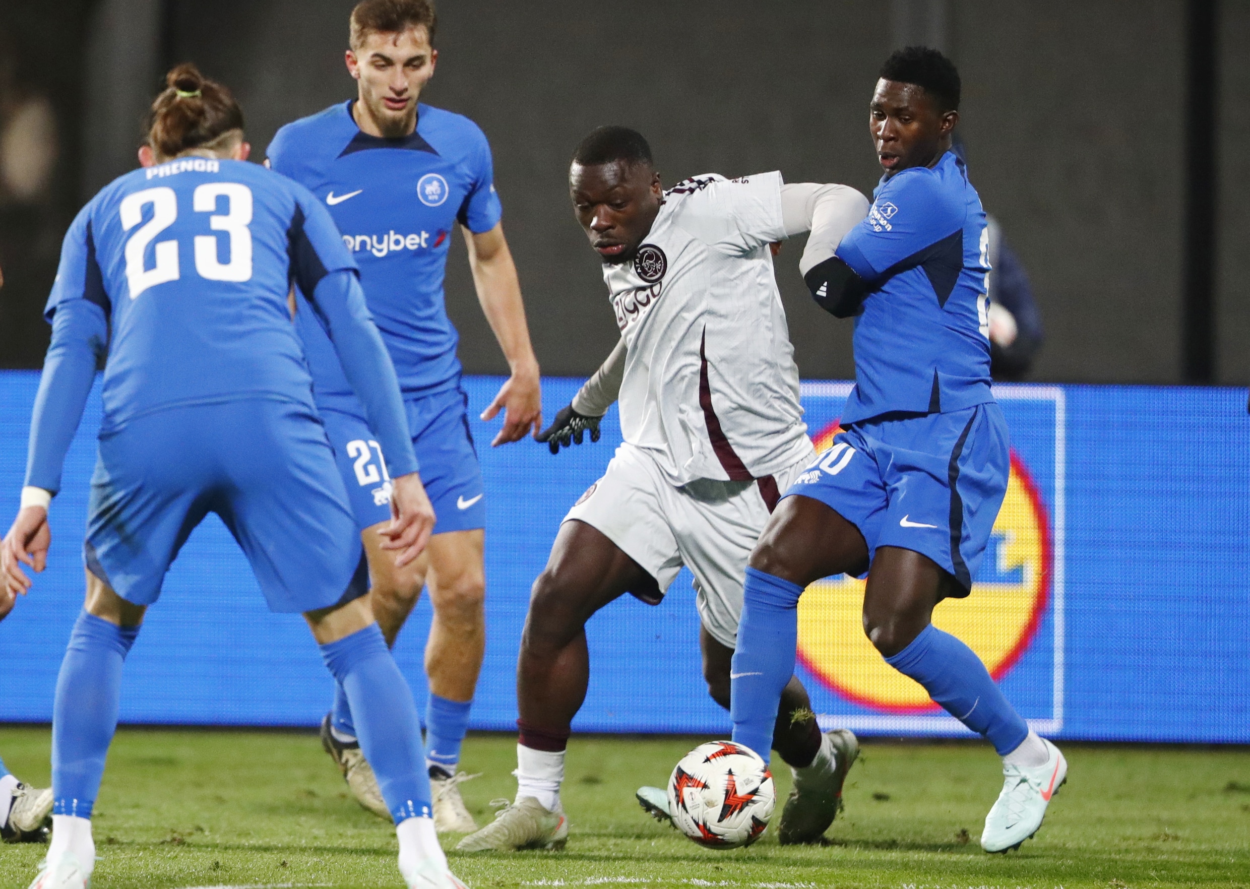 Overzicht: deze spelers kwamen en vertrokken bij Ajax | Het Parool