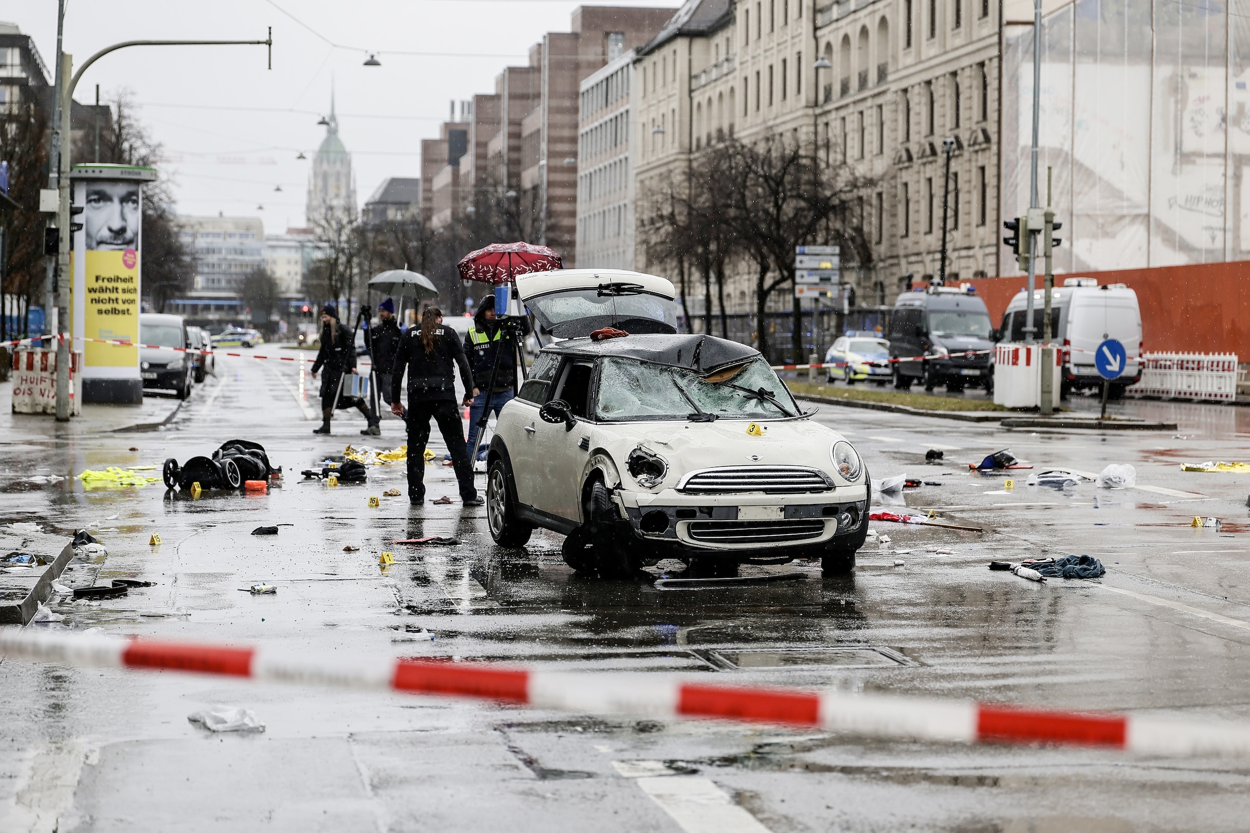 Wat weten we over Farhad N., de man die in München inreed op betogers ...