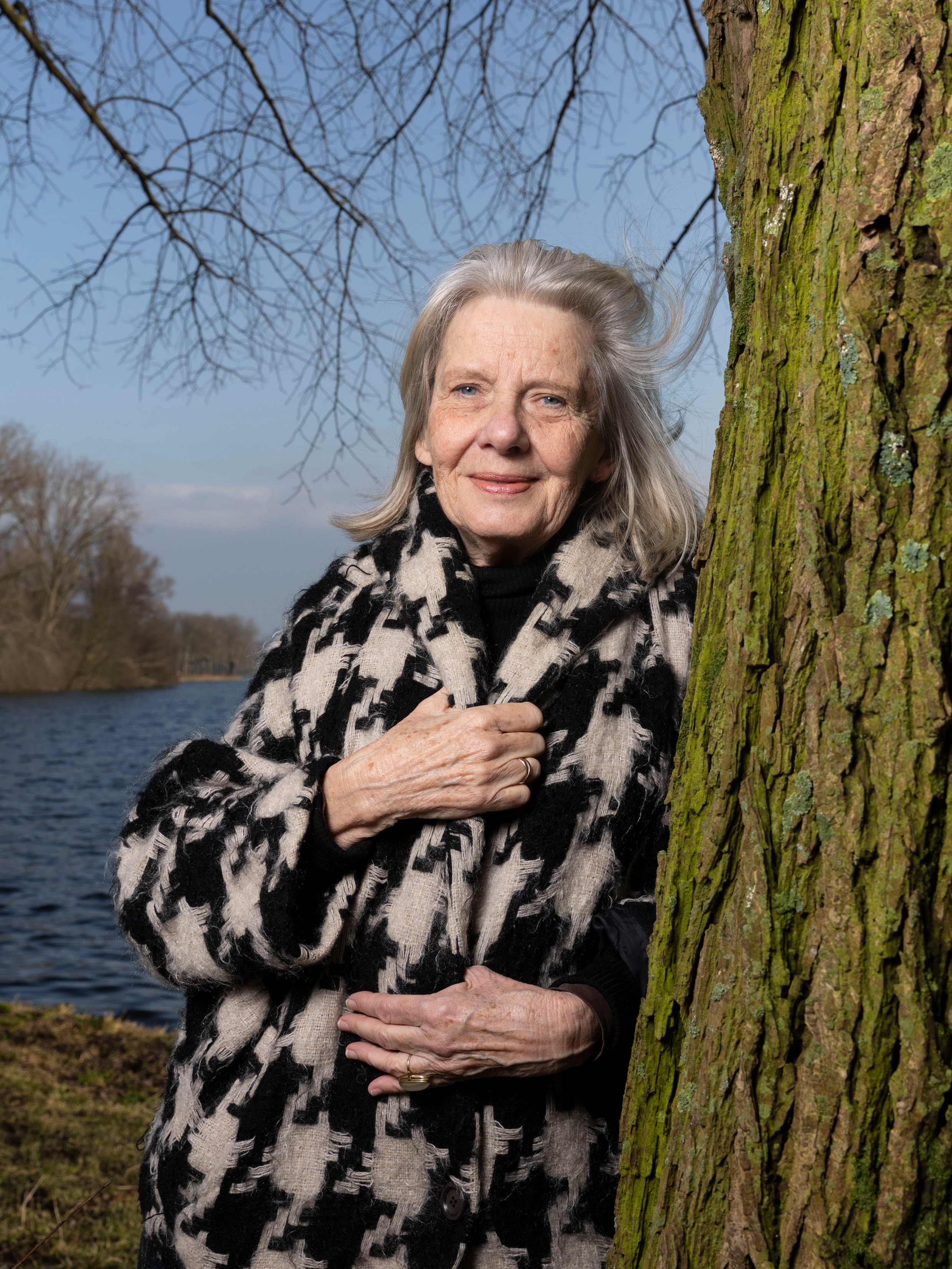Vonne van der Meer viert 40 jaar schrijverschap: ‘Misschien is het wel ...
