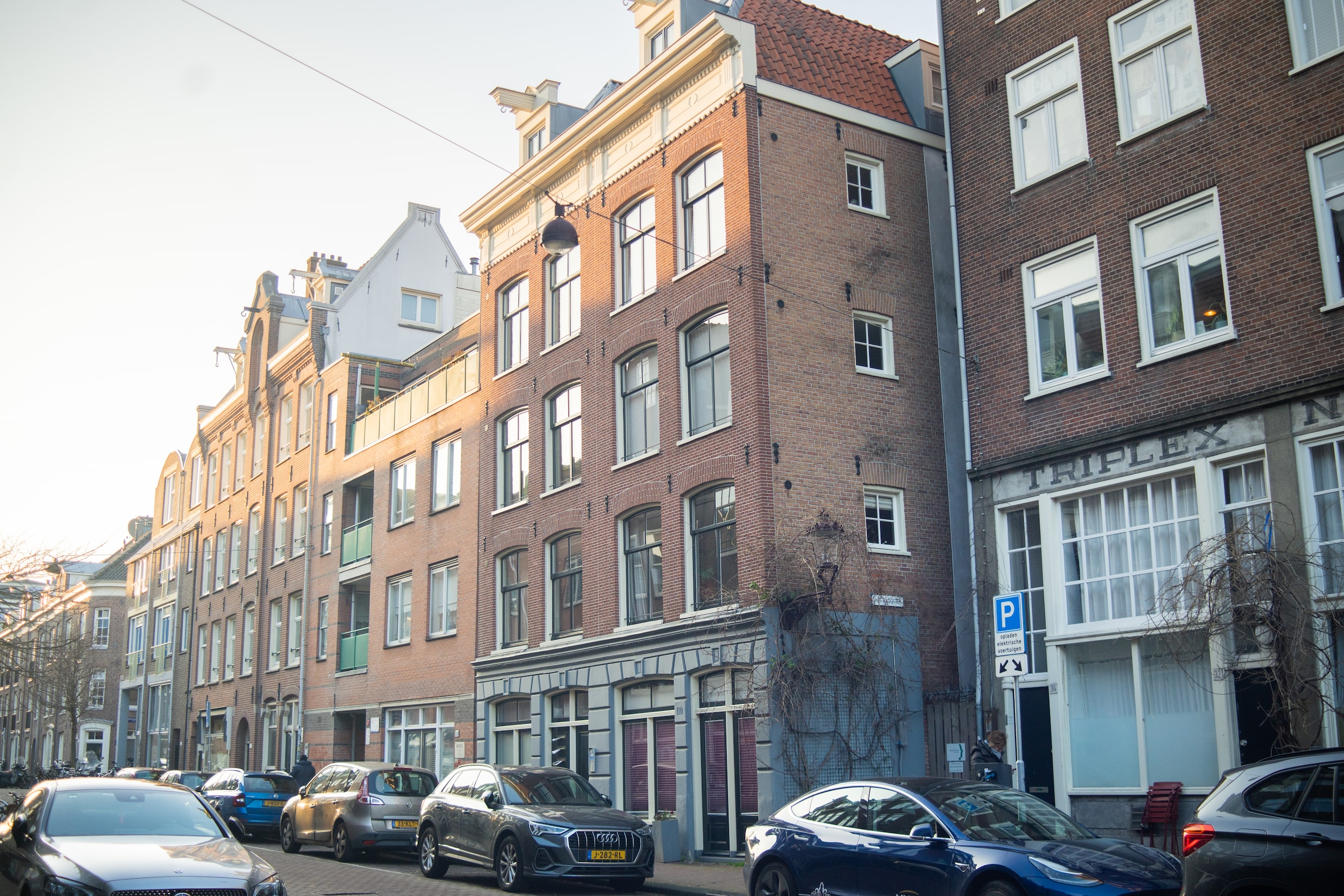 In deze ‘zieke darmgang van de Willemsstraat’ werd eind negentiende ...