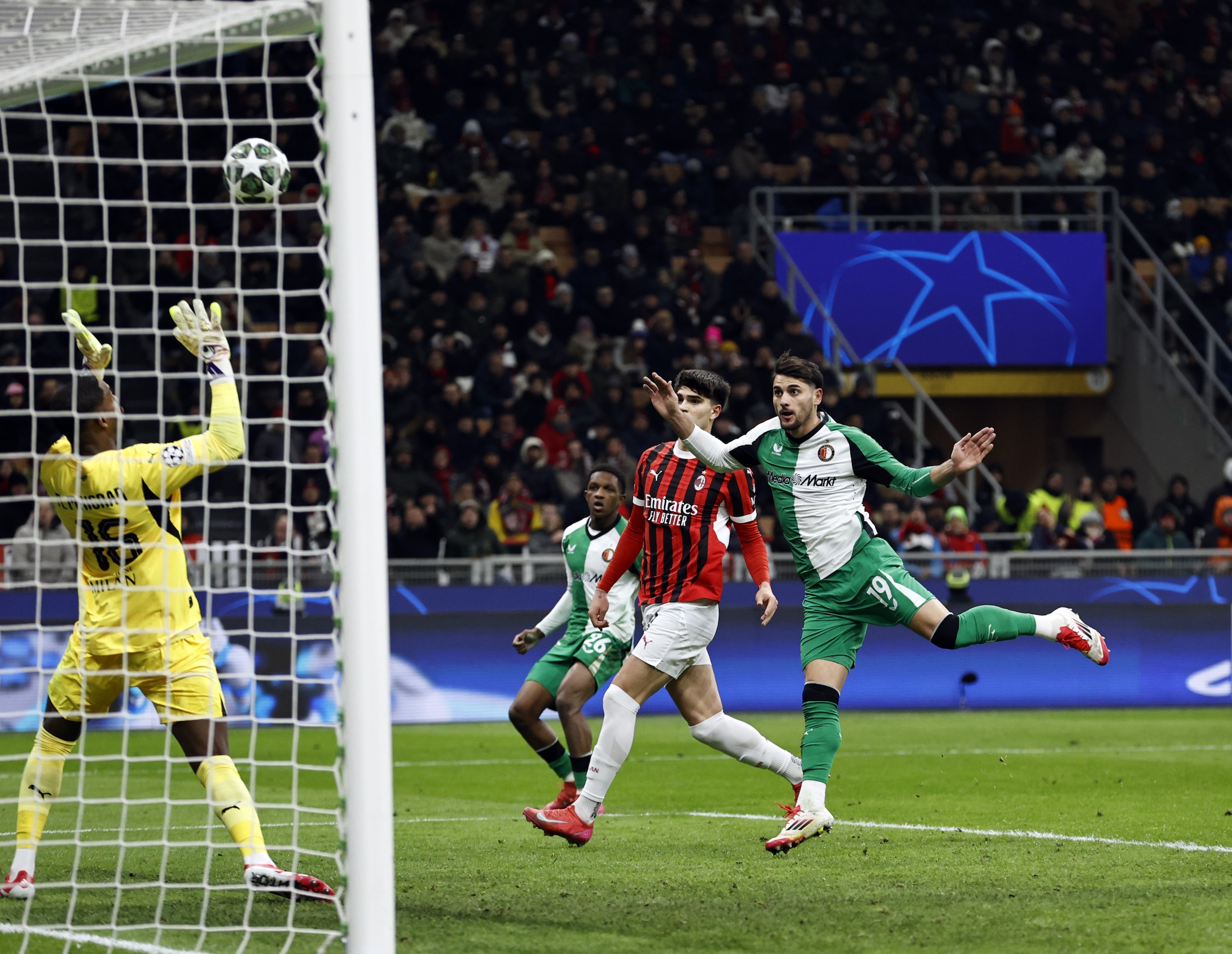 Feyenoord naar achtste finales in de Champions League na zinderend duel ...