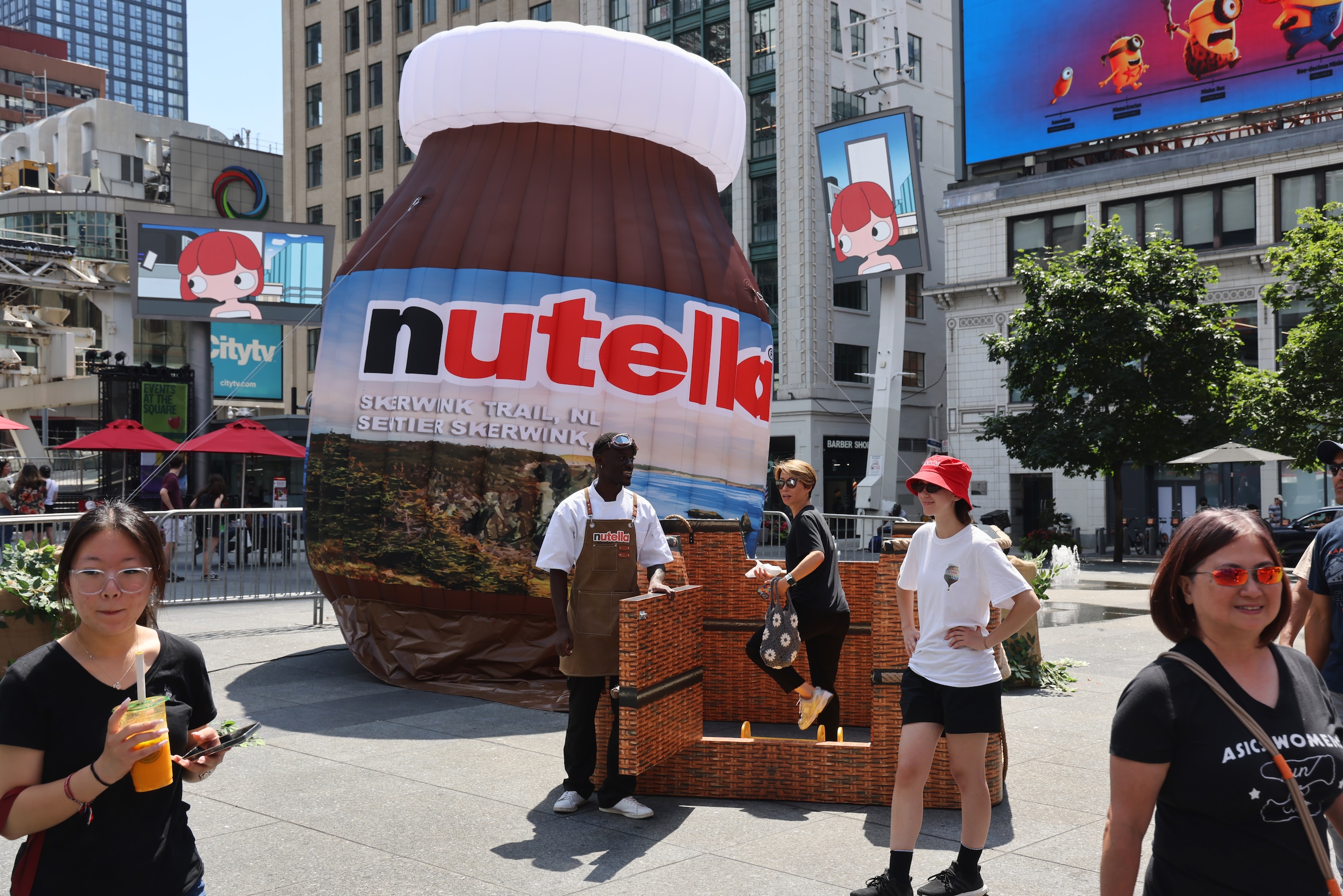 Elke 2,5 seconden gaat ergens in de wereld een pot Nutella over de ...