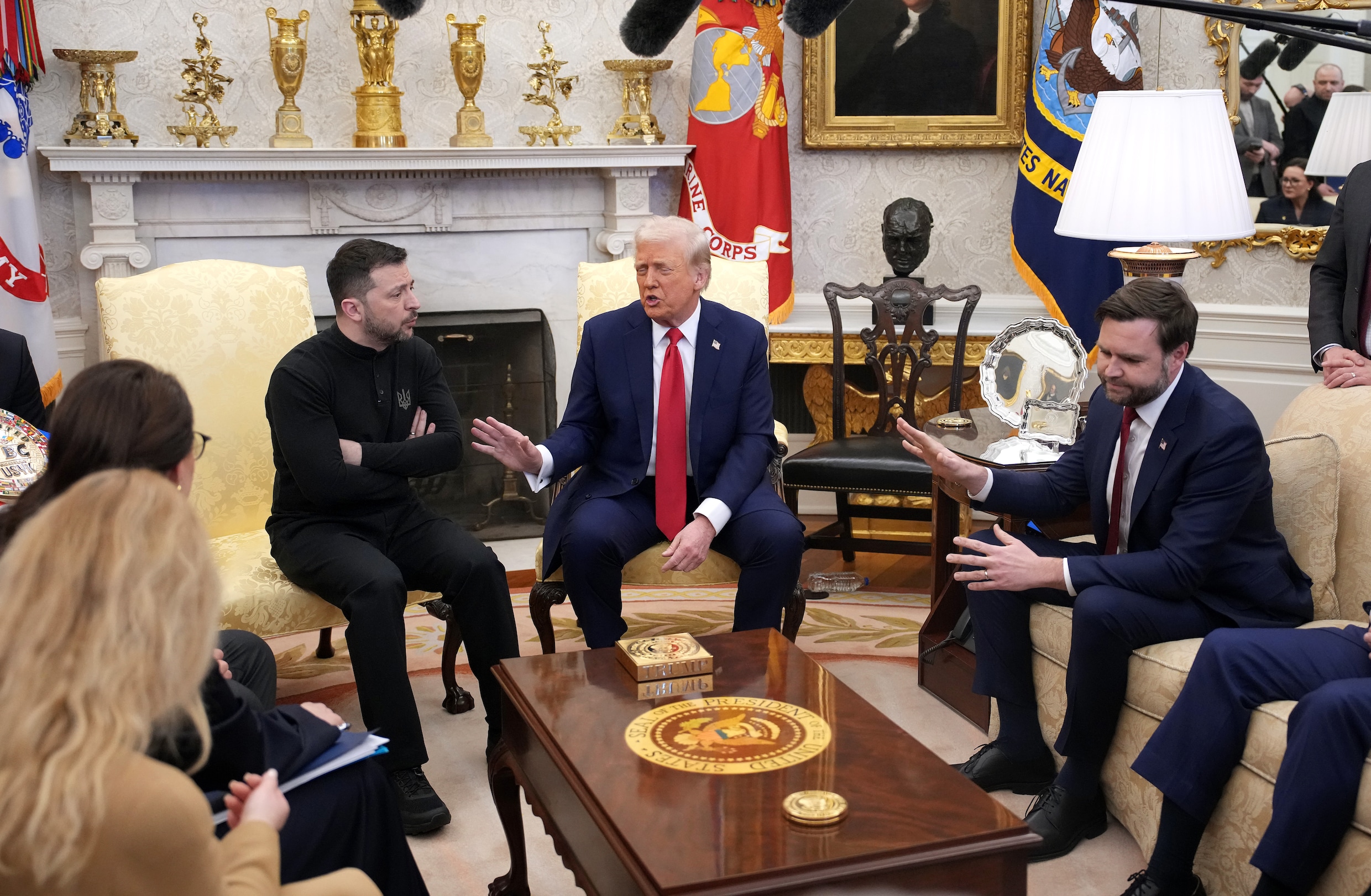 Zelensky verlaat Witte Huis vroegtijdig na geruzie met Trump en JD ...