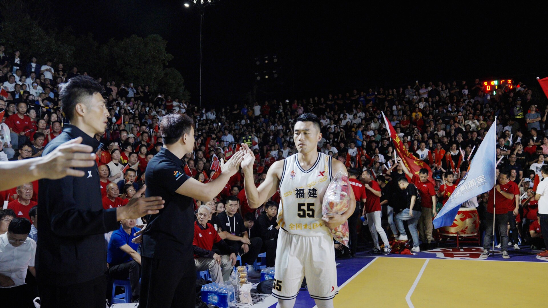 Basketballende boeren en vissers zijn de sporthelden van China | Het Parool