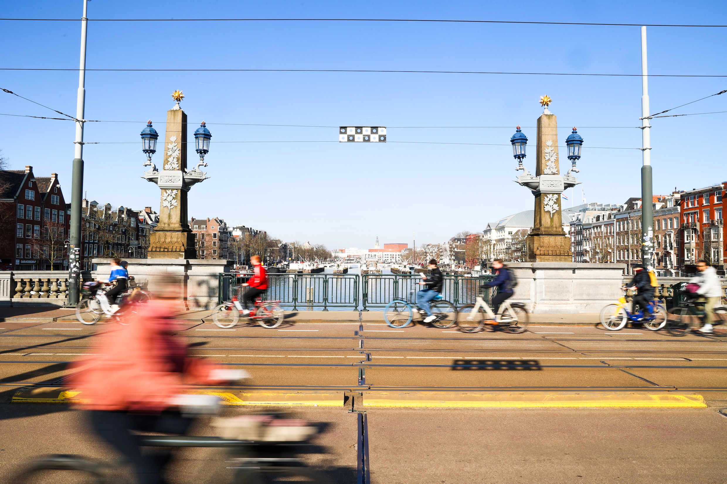 Deze Amsterdamse panden (en brug) waren gesneuveld als de Vereniging ...