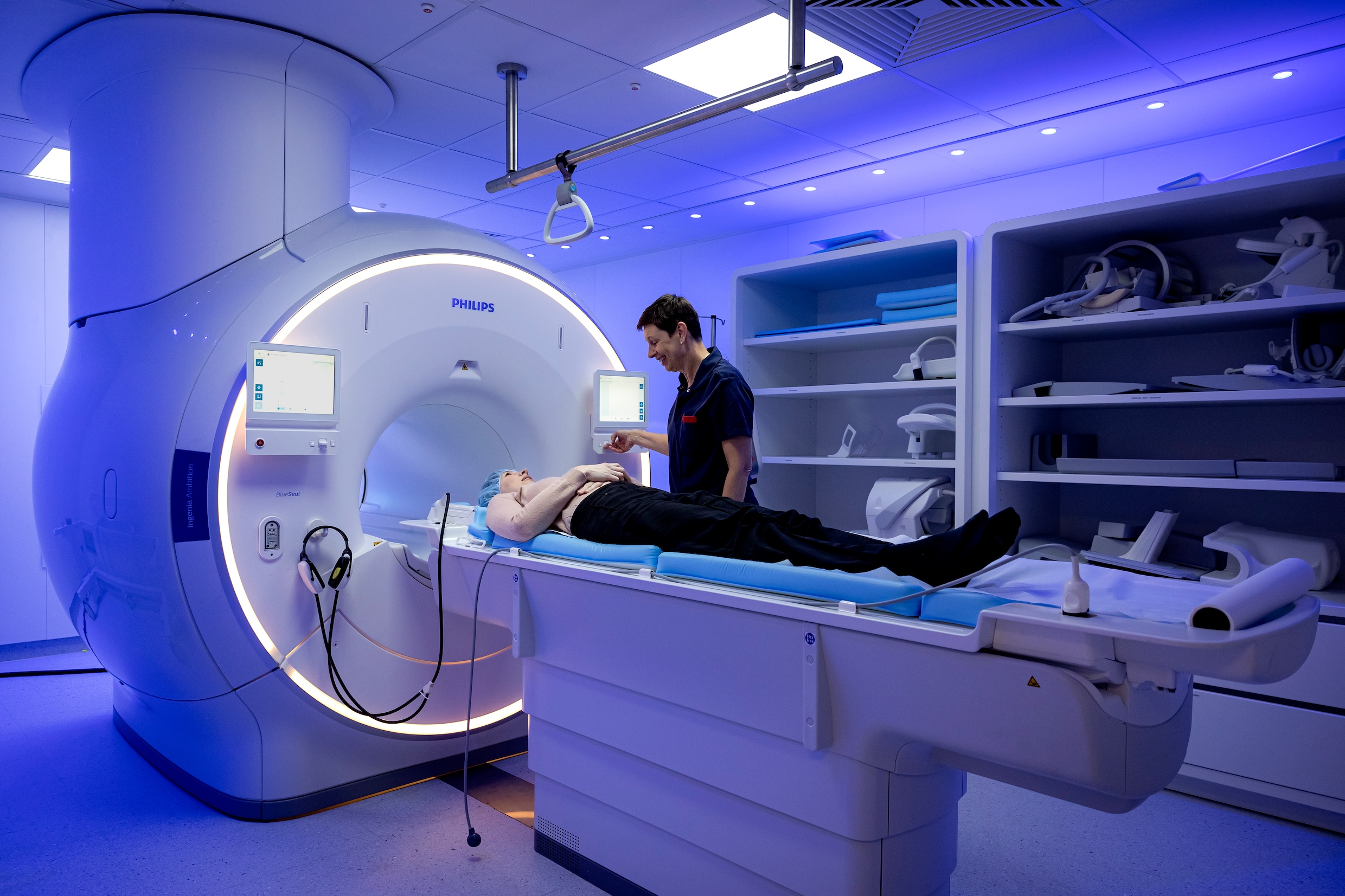 AI zorgt dat een MRI-scan veel sneller is en werkt zo wachtlijsten in ...