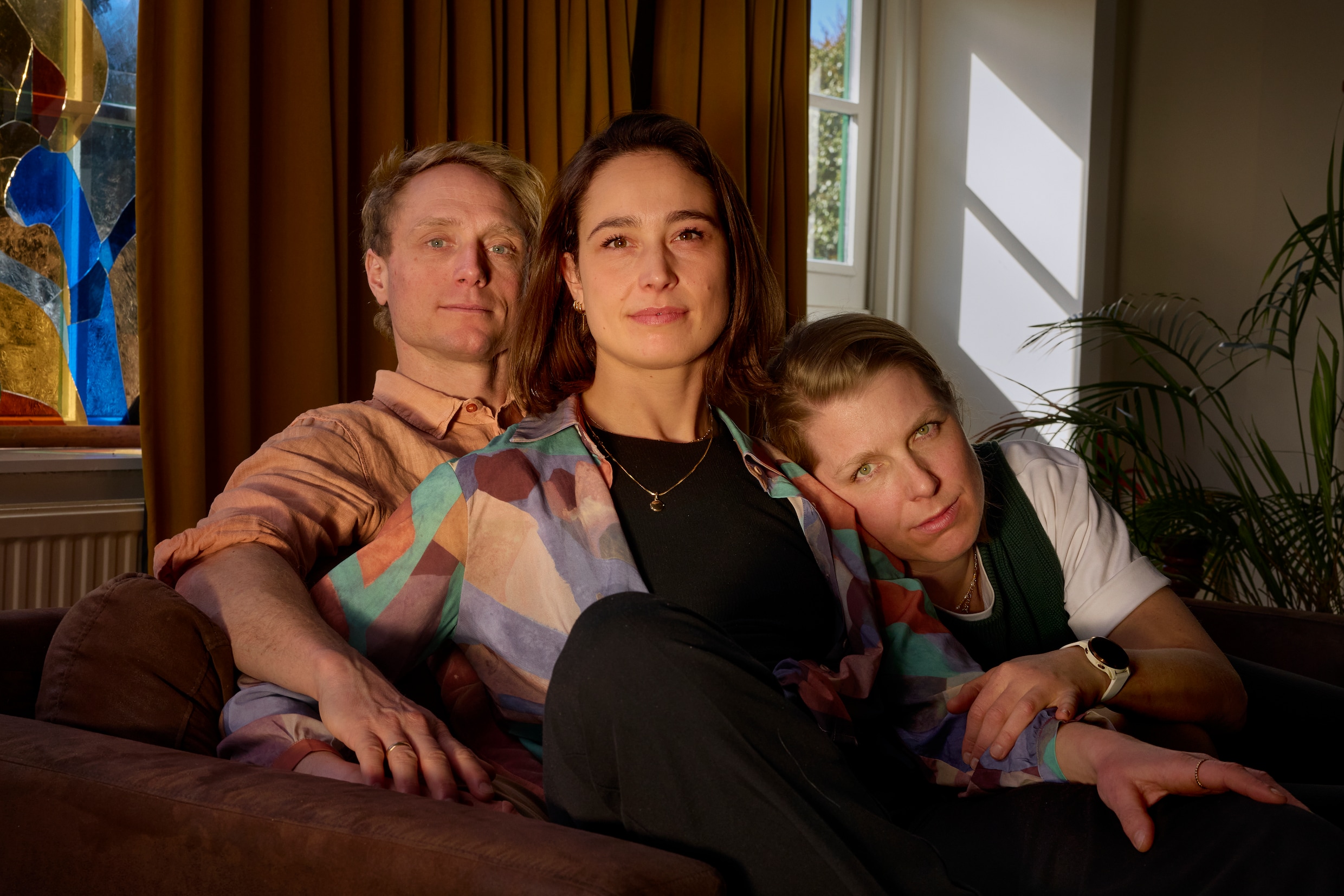 Een driehoeksrelatie biedt voor deze Amsterdammers de ultieme uitkomst: ‘Onze kinderen begonnen ...