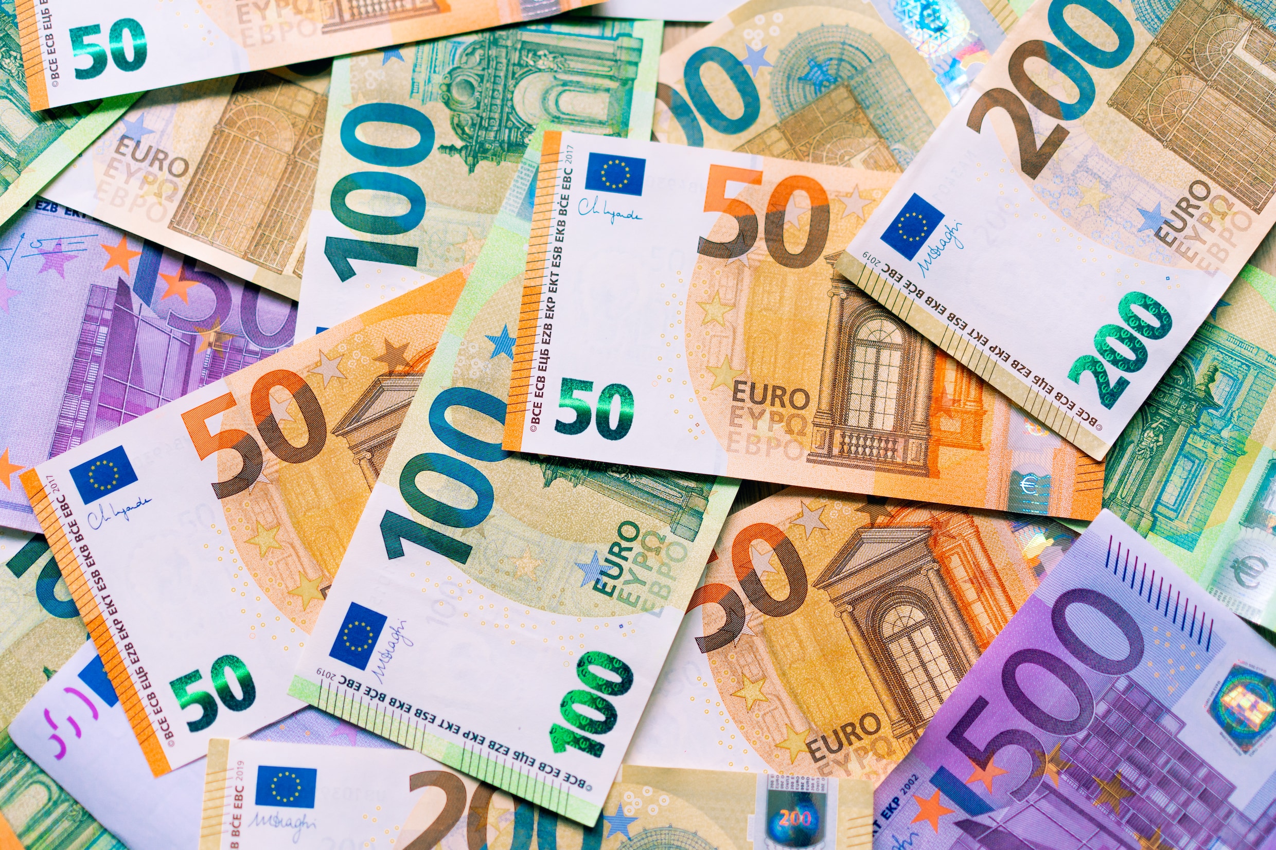 Pand van ouderenstichting in Nieuw-West gebruikt als illegaal gokpand ...