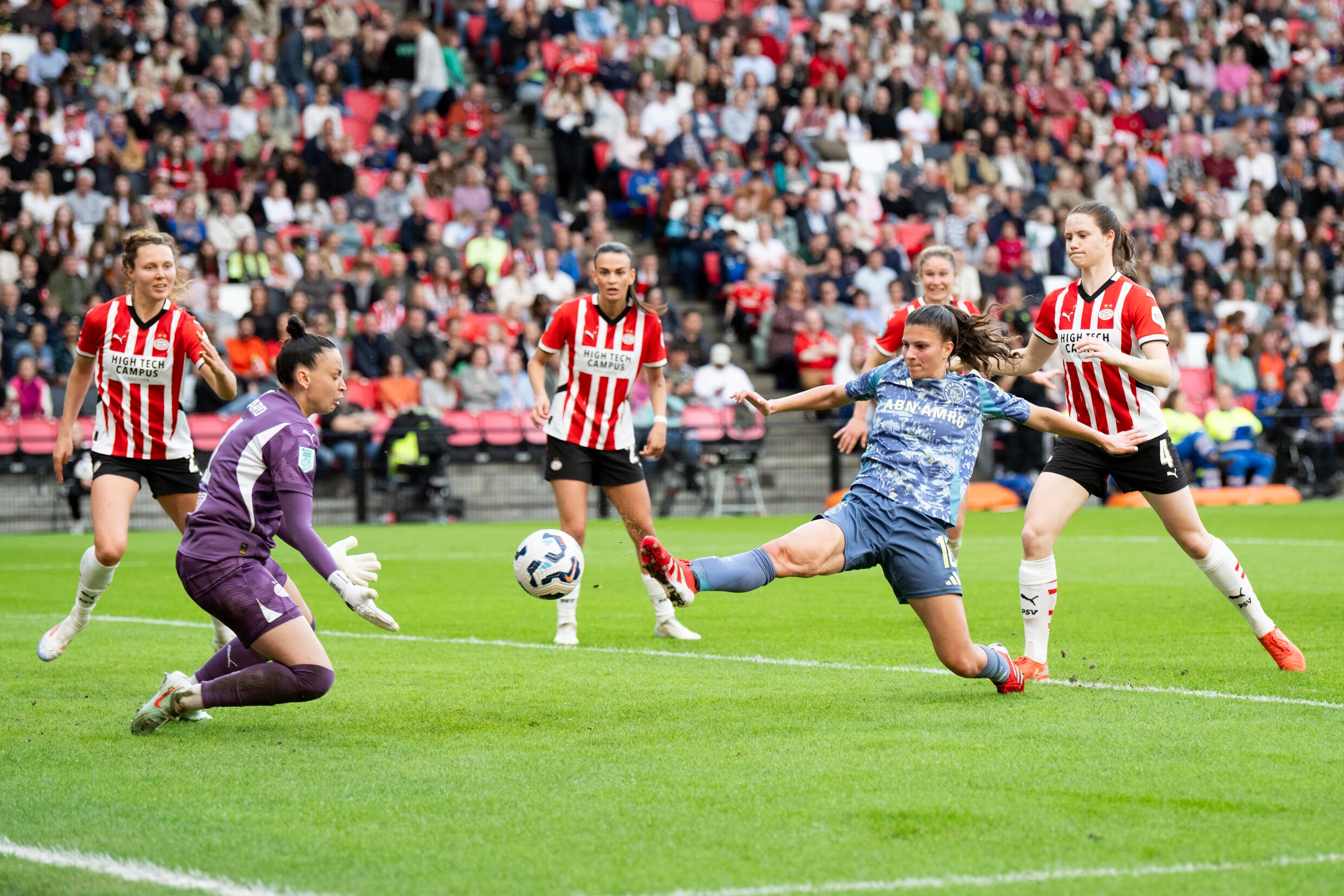 Vrouwenvoetbal in Nederland: ‘Altijd zoeken naar een balans tussen hoe snel we willen en hoe ...