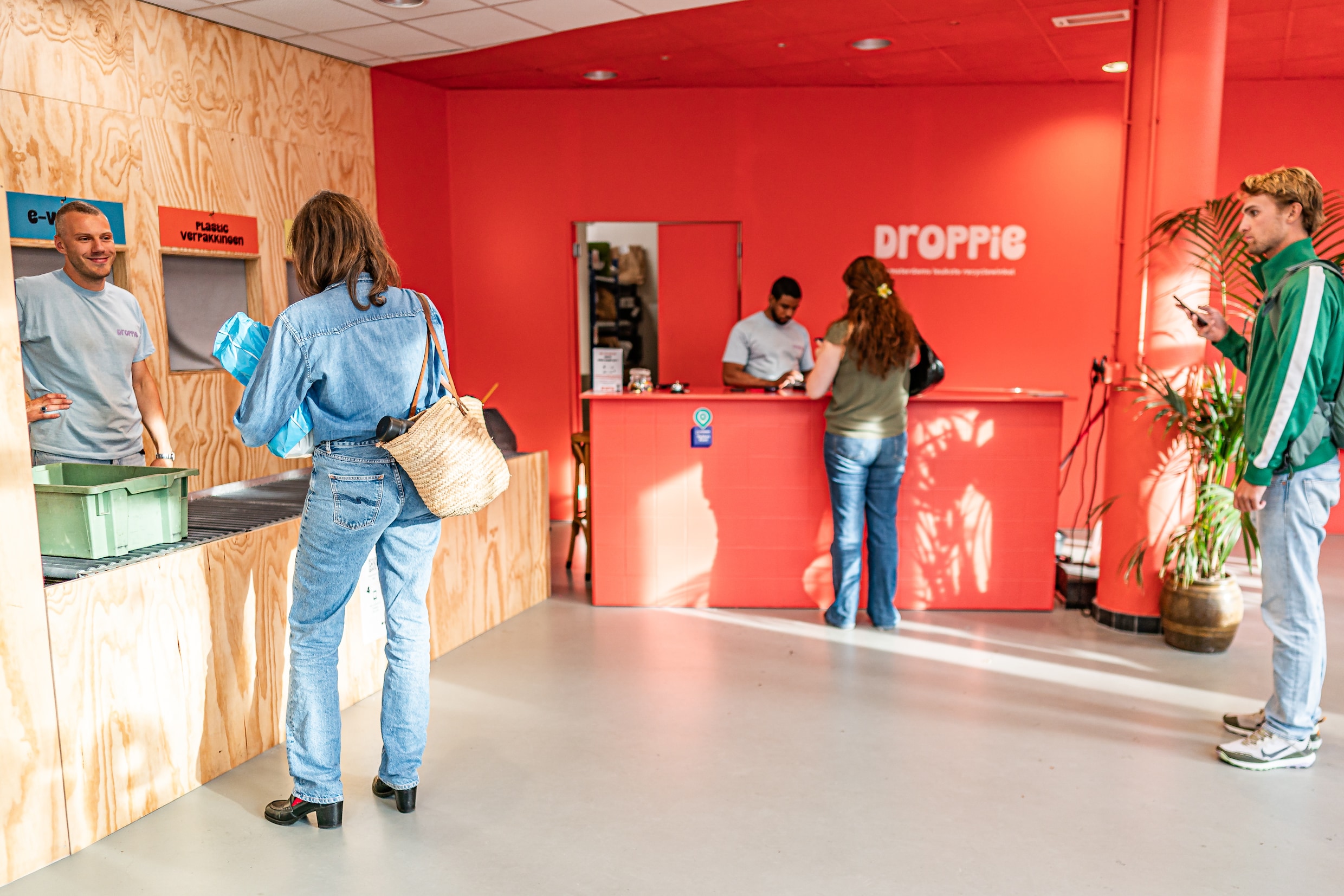 5 x plekken in Amsterdam waar je bulk statiegeldmachines kunt vinden ...