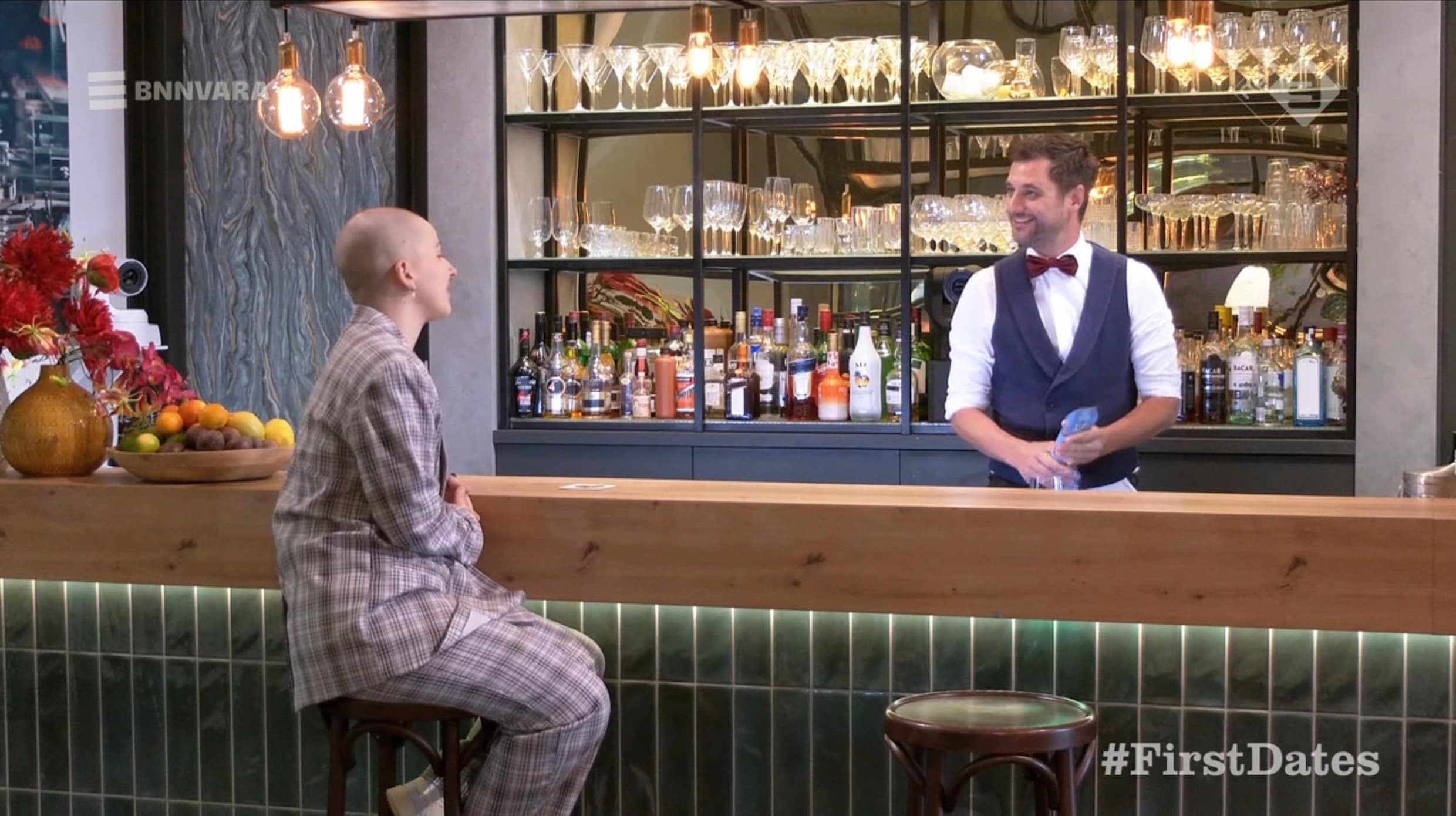 Barman Victor liet bij First Dates zien dat een leuk gesprek weinig ...