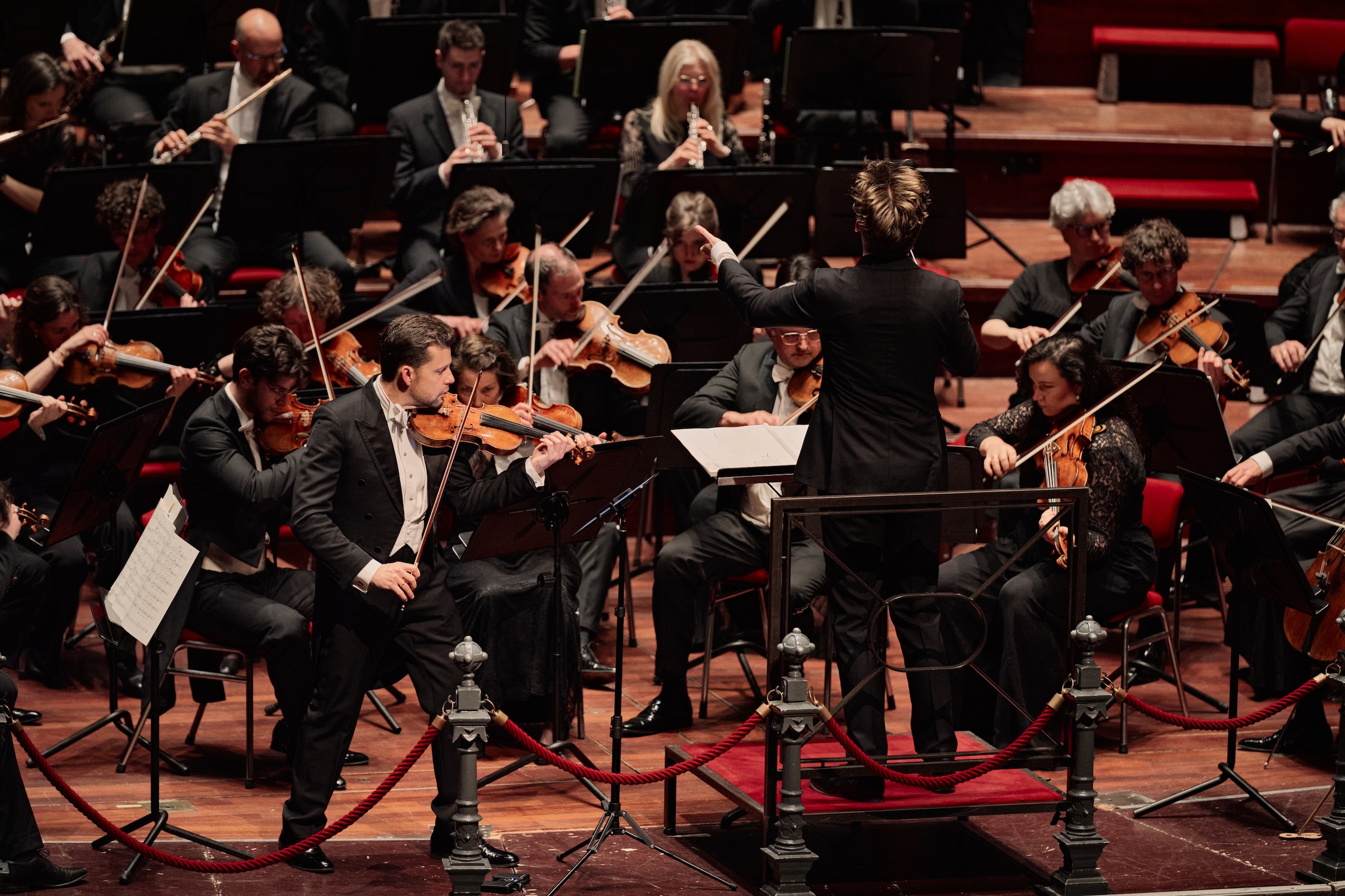 Recensie: Violist Julian Rachlin speelde bij het Concertgebouworkest ...