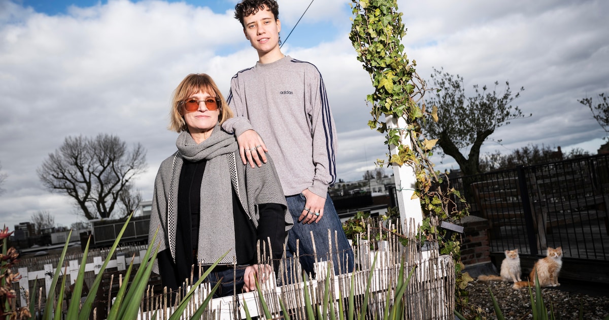 Tirza (58) en Lino (19): ‘Het voelt heerlijk dat ik nu volledig mijzelf ...