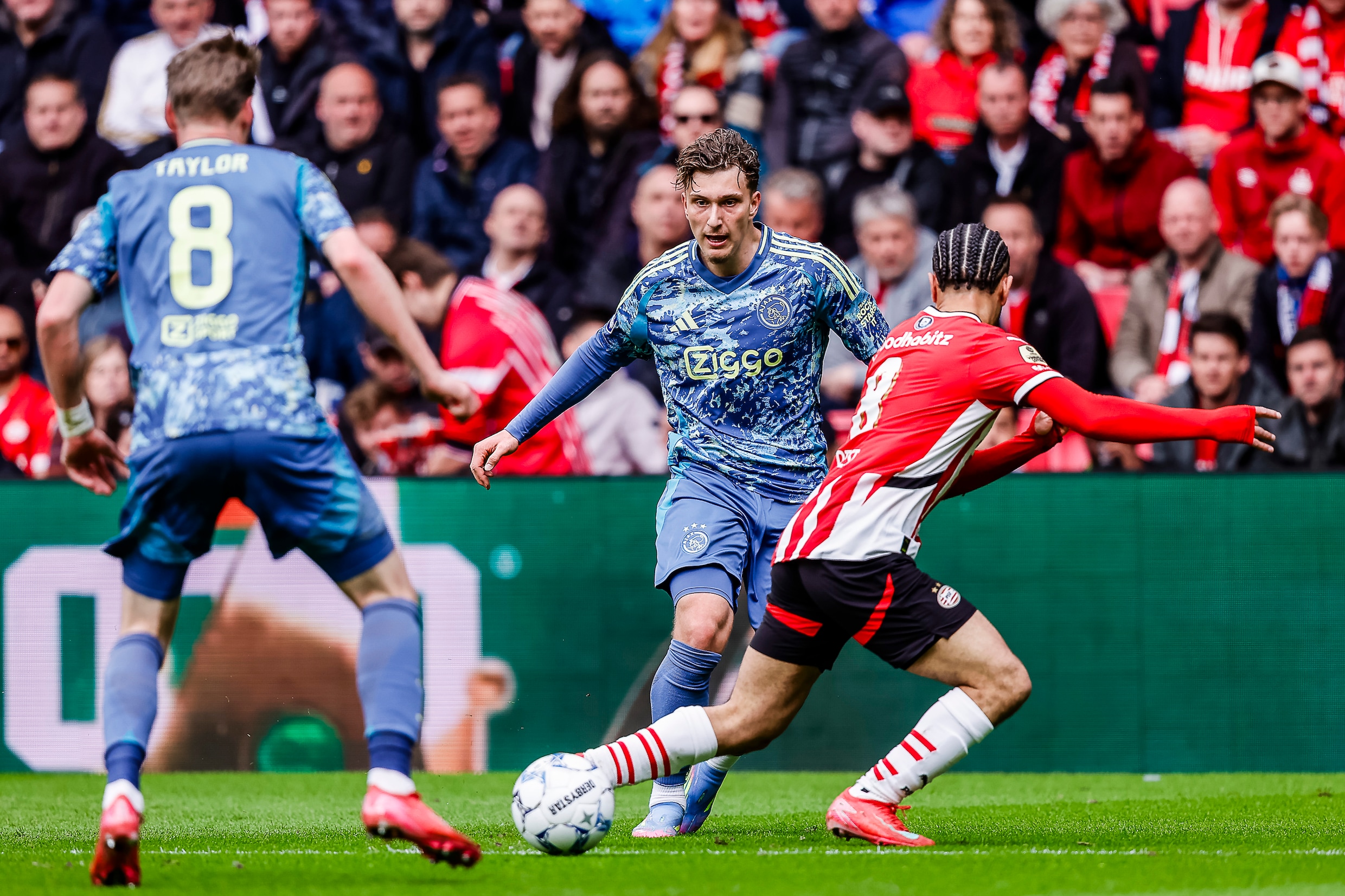 Een gemengd team van Ajax en PSV? Ik tel drie PSV’ers, maximaal | Het ...