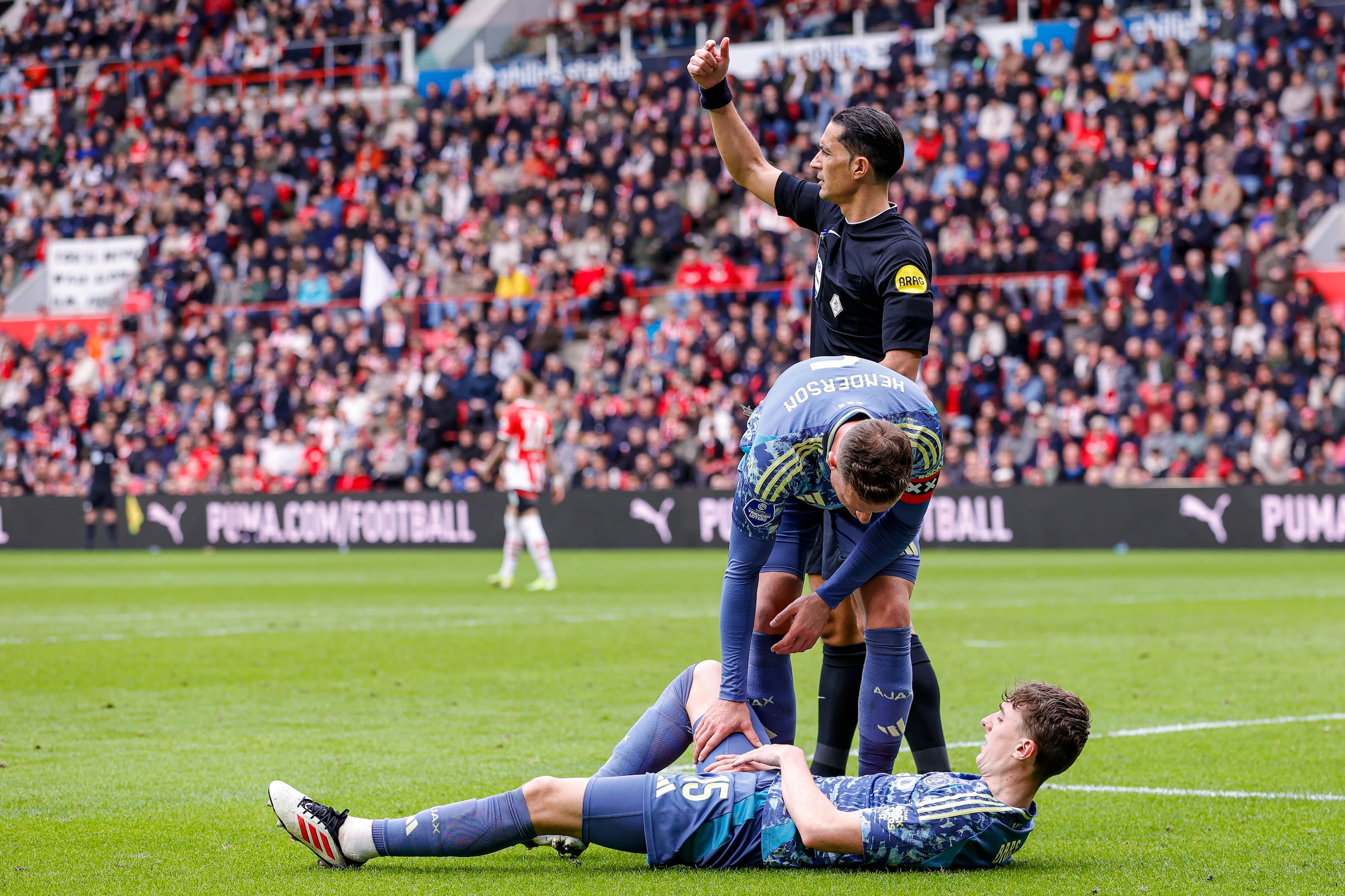 Wat prachtige maanden moesten worden, werd een dieptepunt voor Ajacied ...