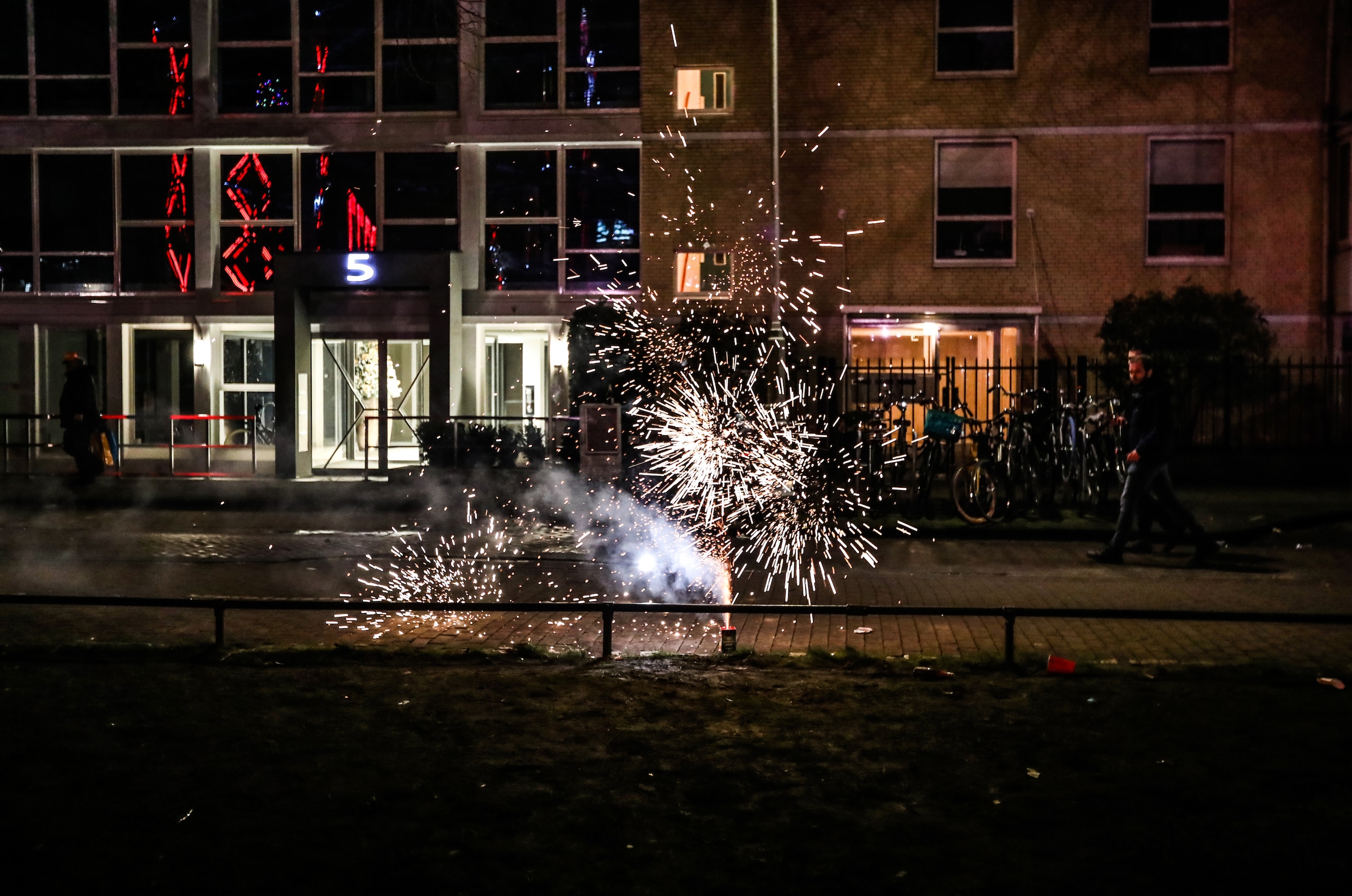 Vuurwerkverbod komt er: mogelijk al deze jaarwisseling einde aan traditie | Het Parool