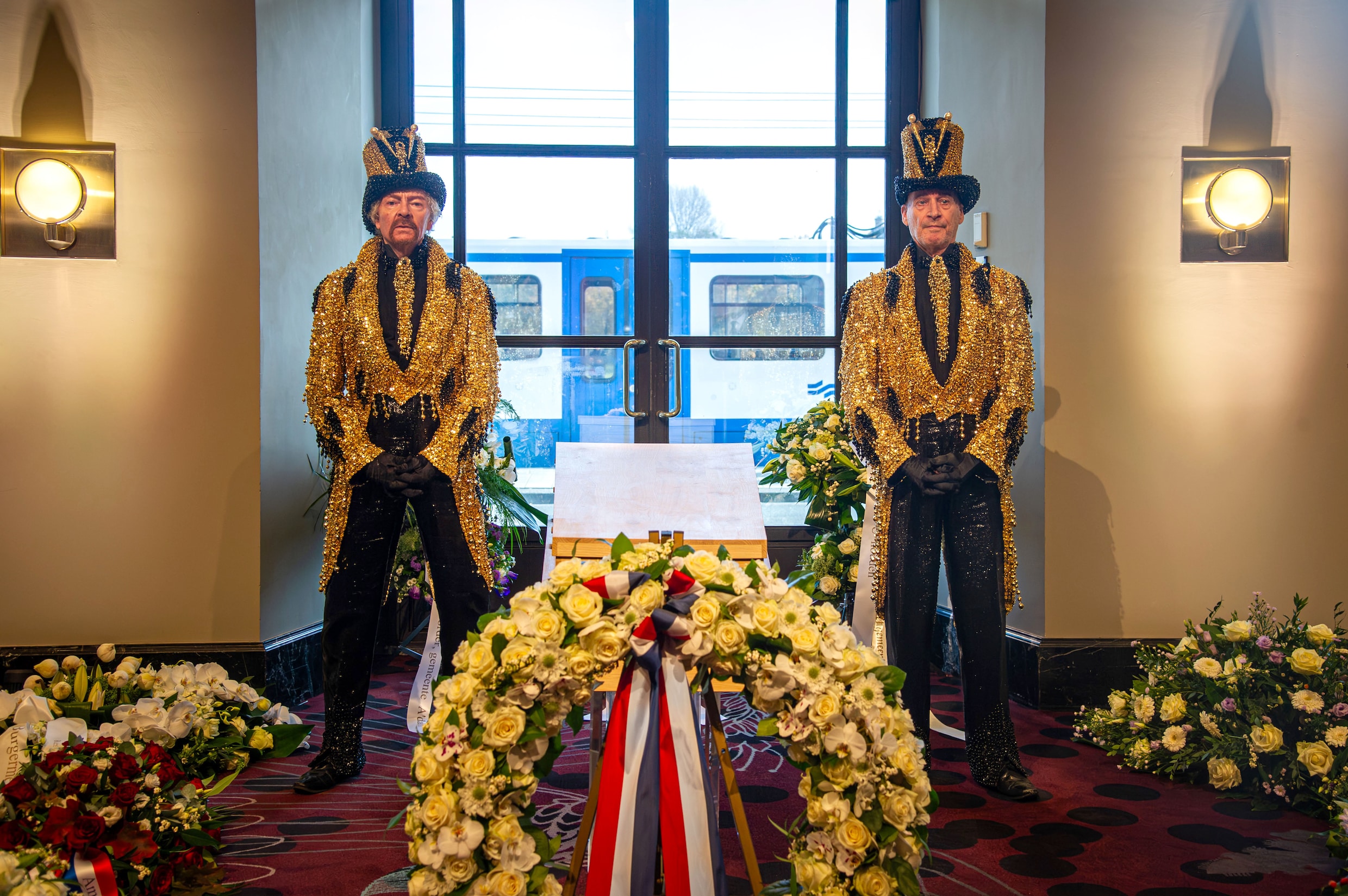 Iconisch Amsterdams duo Gebroeders Grimm zit na een leven vol glitter ...