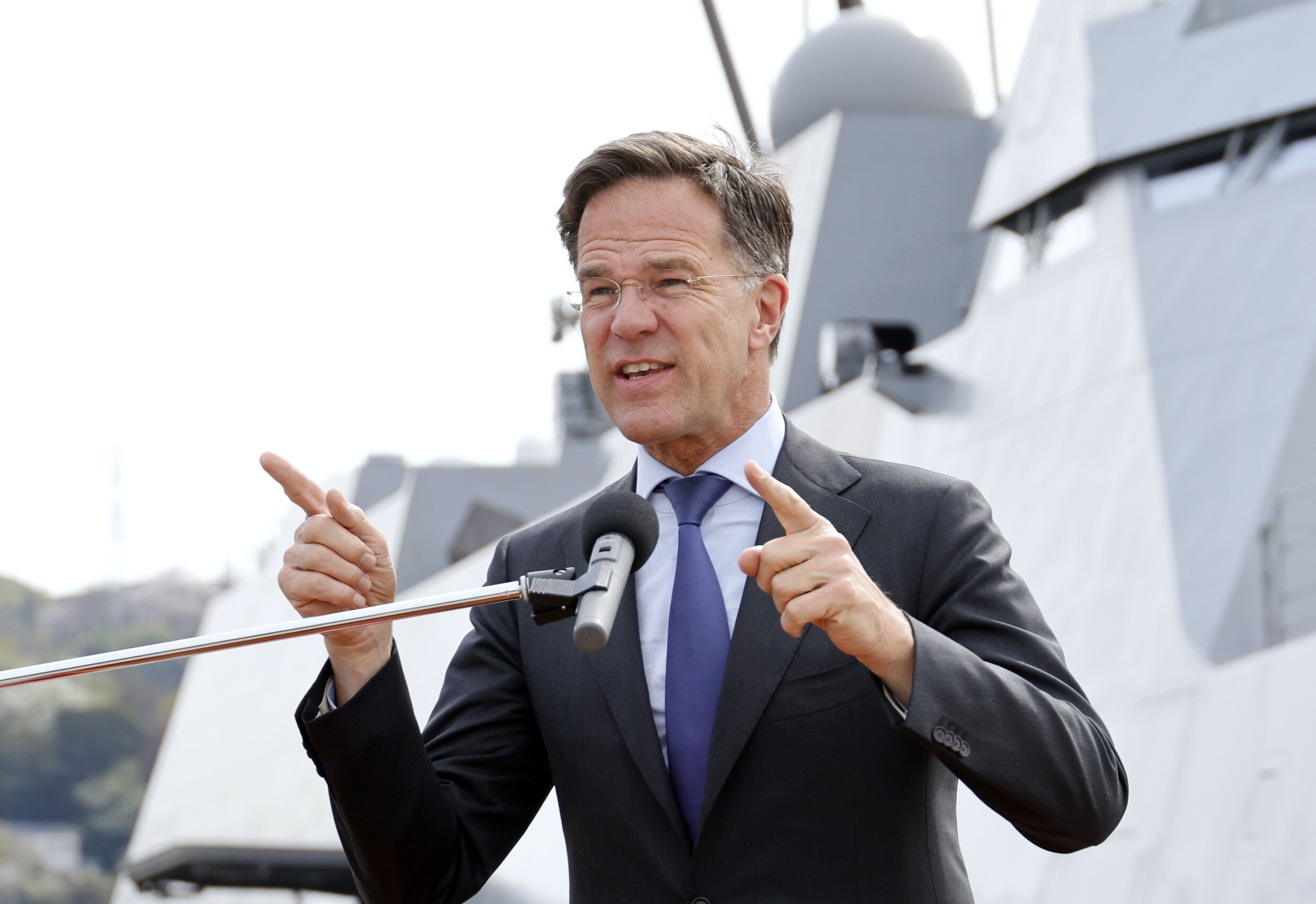 Navo-topman Rutte: Rusland overweegt inzet kernwapens in de ruimte ...