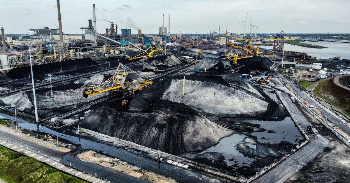 Tata Steel schrapt 1600 banen, vakbond reageert verontwaardigd | Het Parool