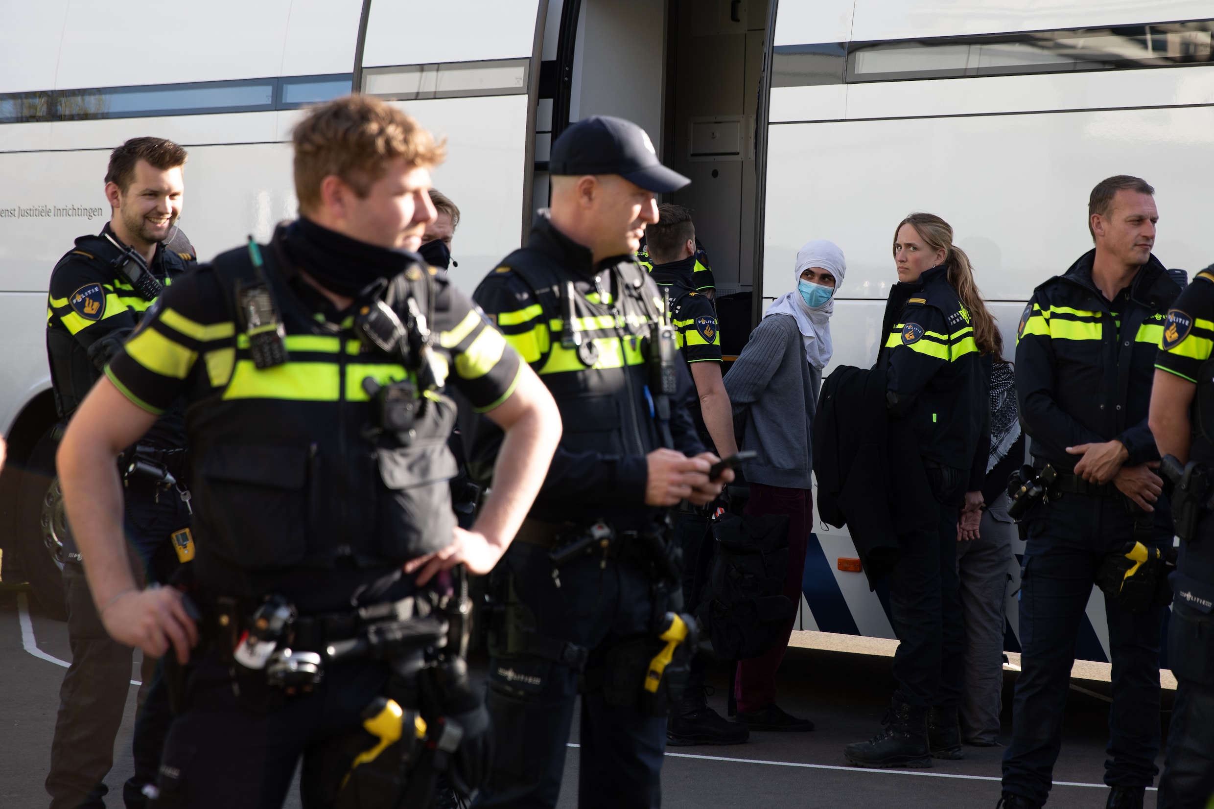 Politie beëindigt bezetting VU-gebouw door pro-Palestijnse ...